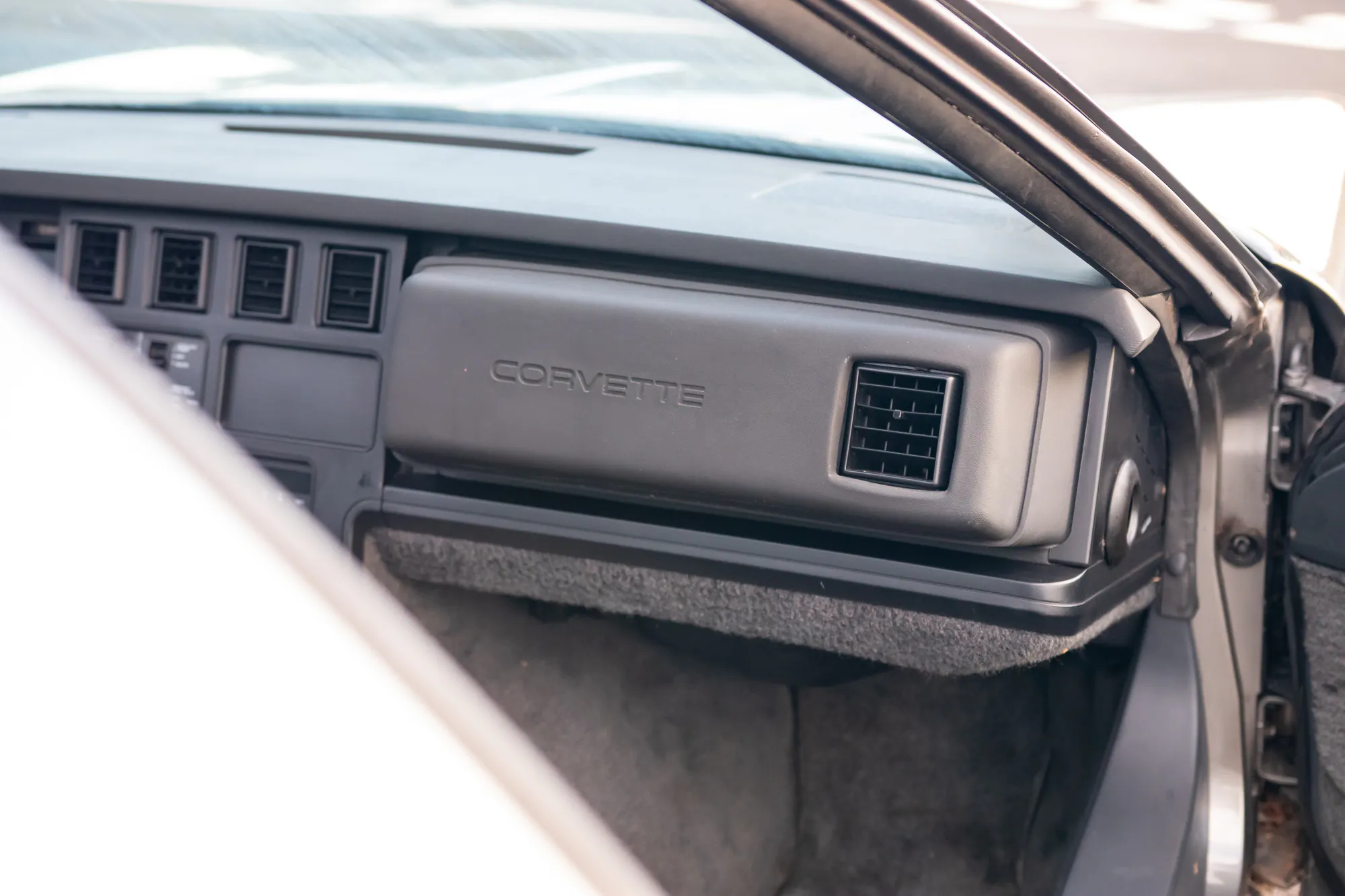 1986 CHEVROLET CORVETTE C4 - LHD