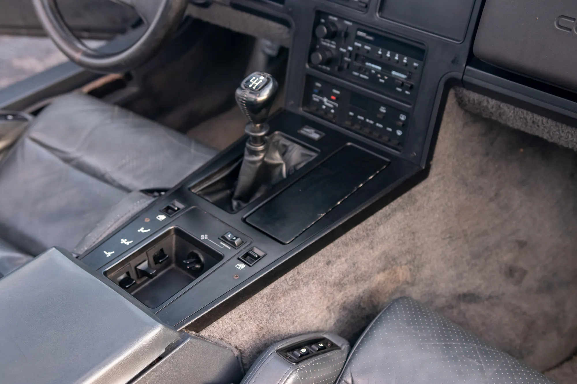 1986 CHEVROLET CORVETTE C4 - LHD