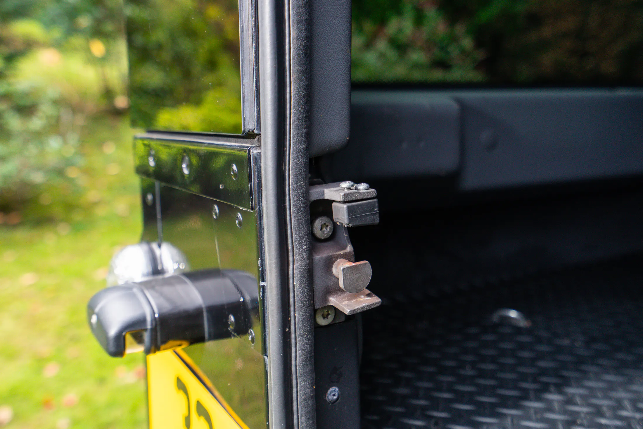 2015 LAND ROVER DEFENDER 110 XS BY URBAN AUTOMOTIVE