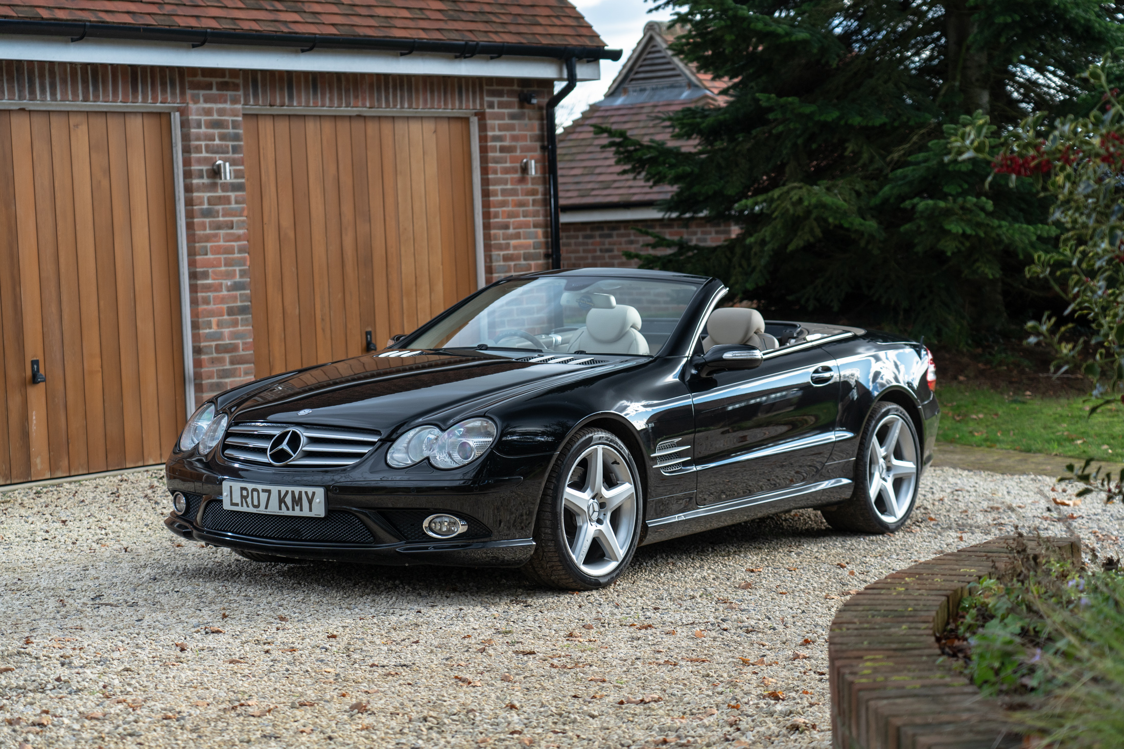 2007 MERCEDES-BENZ SL500 for sale by auction in Petersfield, Hampshire ...