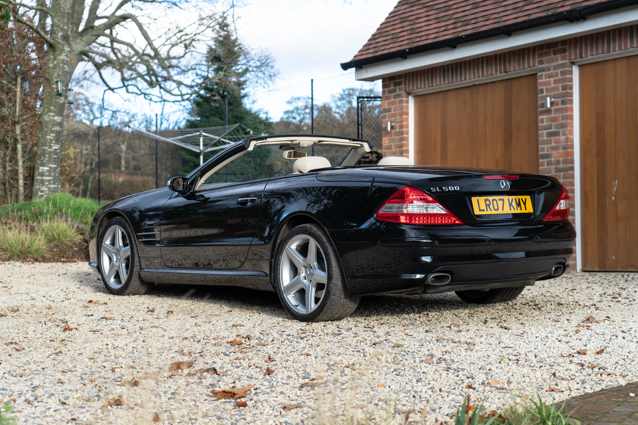 2007 MERCEDES-BENZ SL500 for sale by auction in Petersfield, Hampshire ...