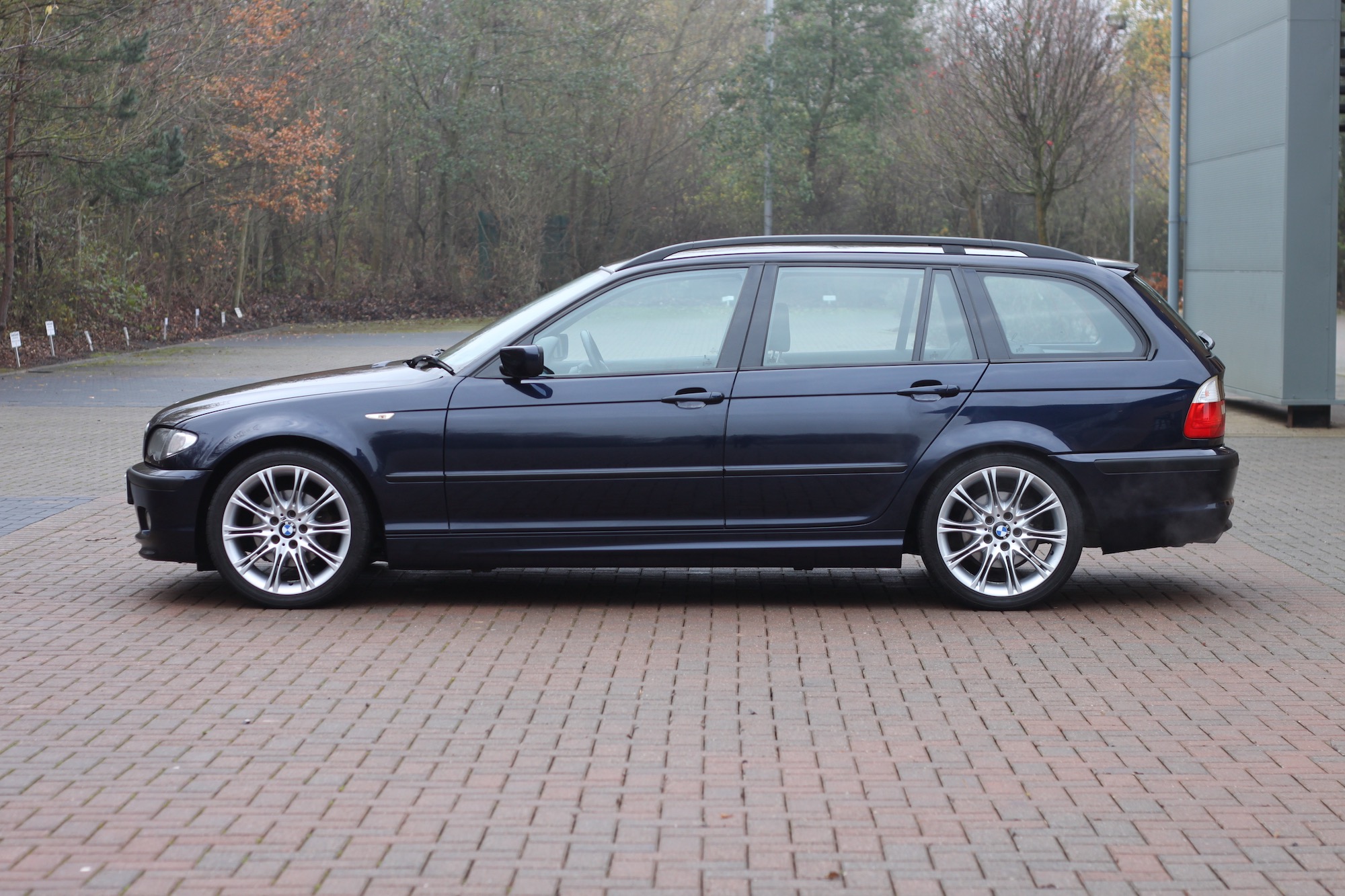 2005 BMW (E46) 325i SPORT TOURING