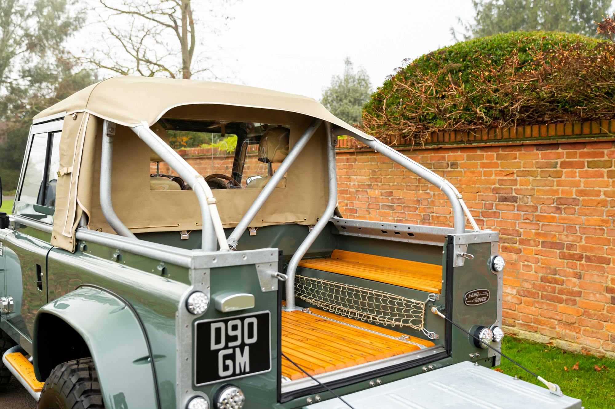 2010 LAND ROVER DEFENDER 90 'OUTLANDER'