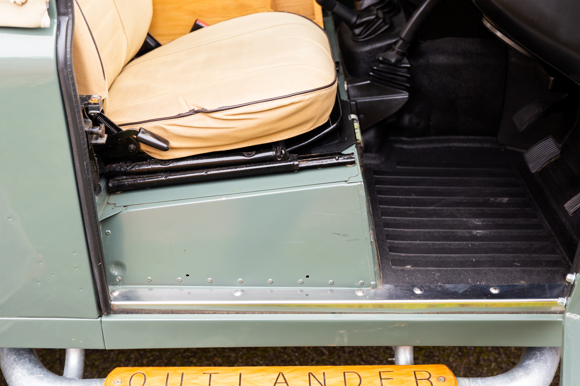 2010 LAND ROVER DEFENDER 90 'OUTLANDER'