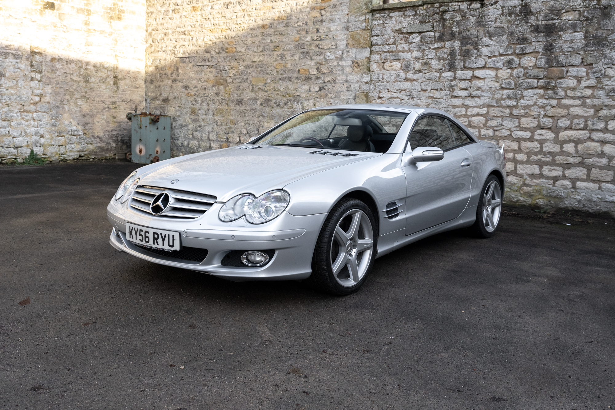 2006 MERCEDES-BENZ SL500 for sale by auction in Malton, North Yorkshire ...