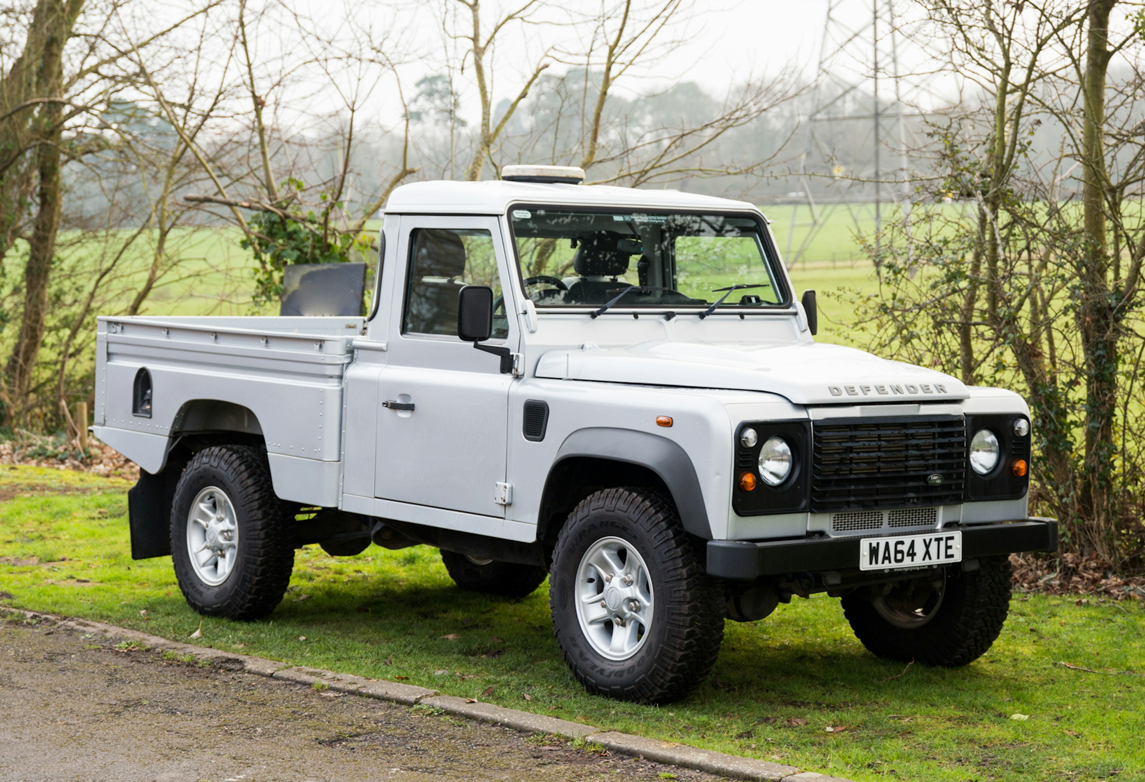 2014 LAND ROVER DEFENDER 110 SINGLE CAB PICK UP