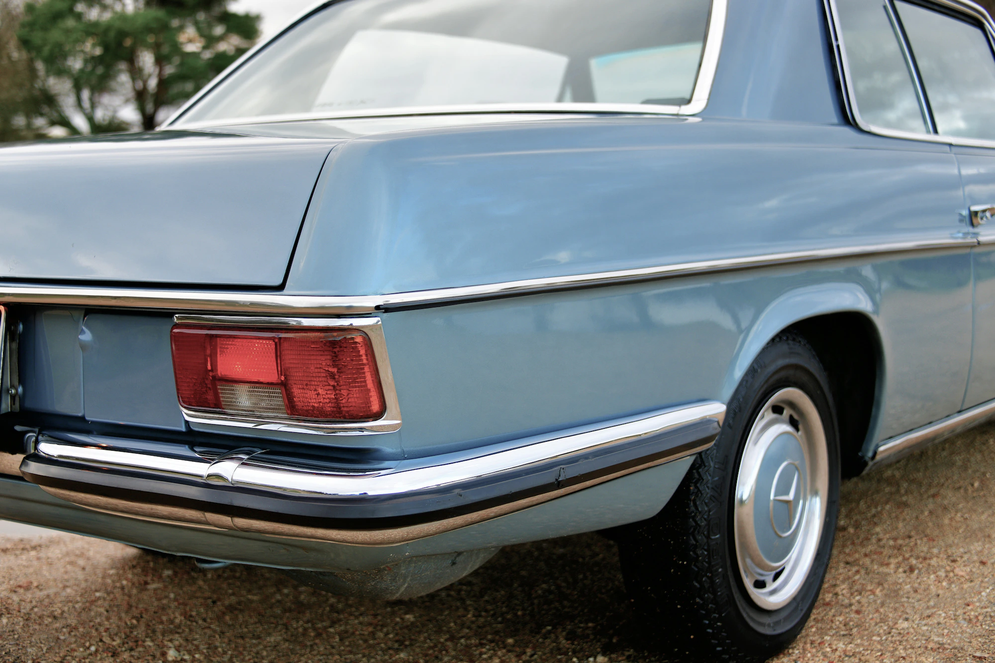 1970 MERCEDES-BENZ (W114) 250 CE