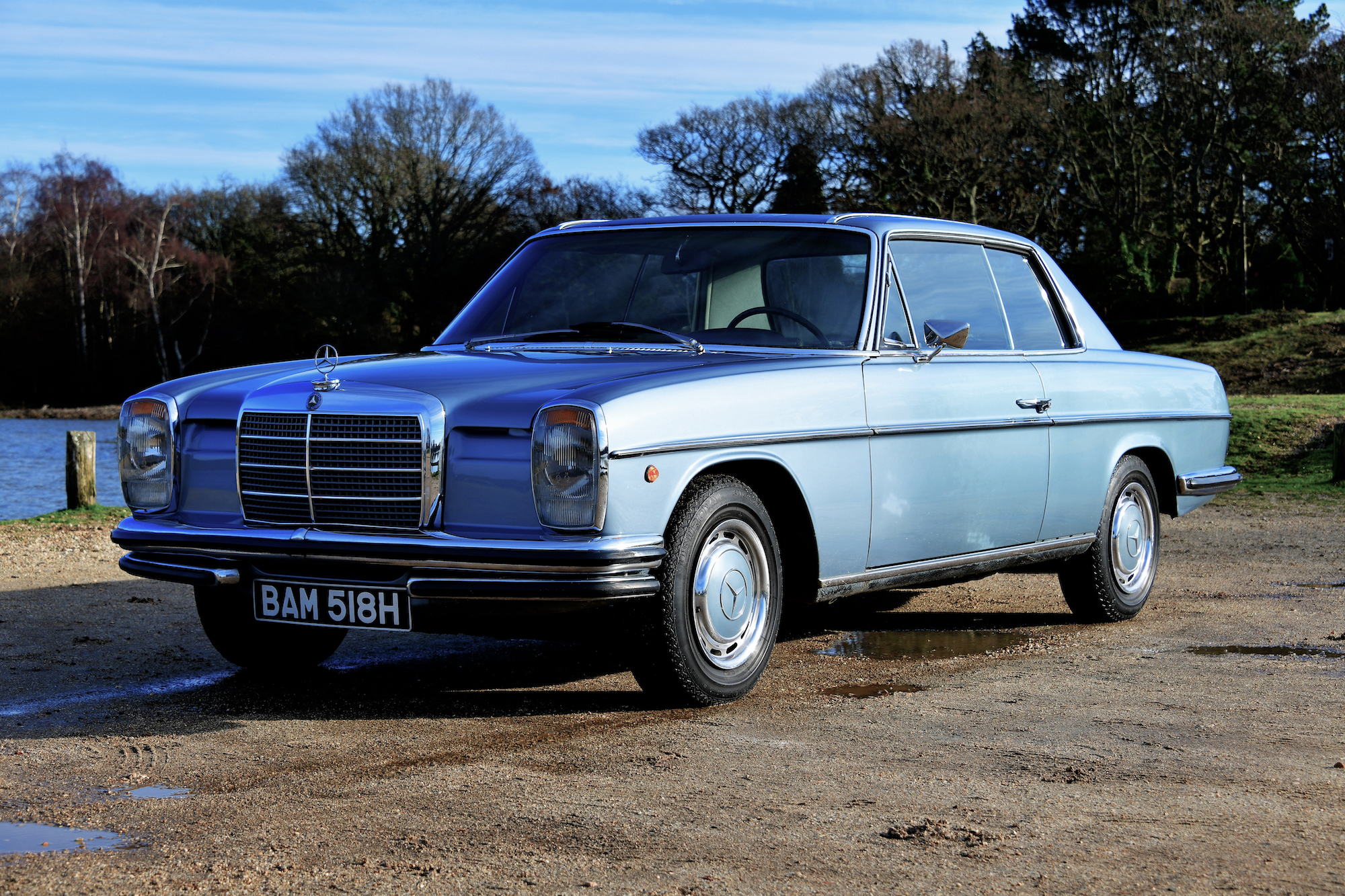 1970 MERCEDES-BENZ (W114) 250 CE for sale by auction in Lymington ...