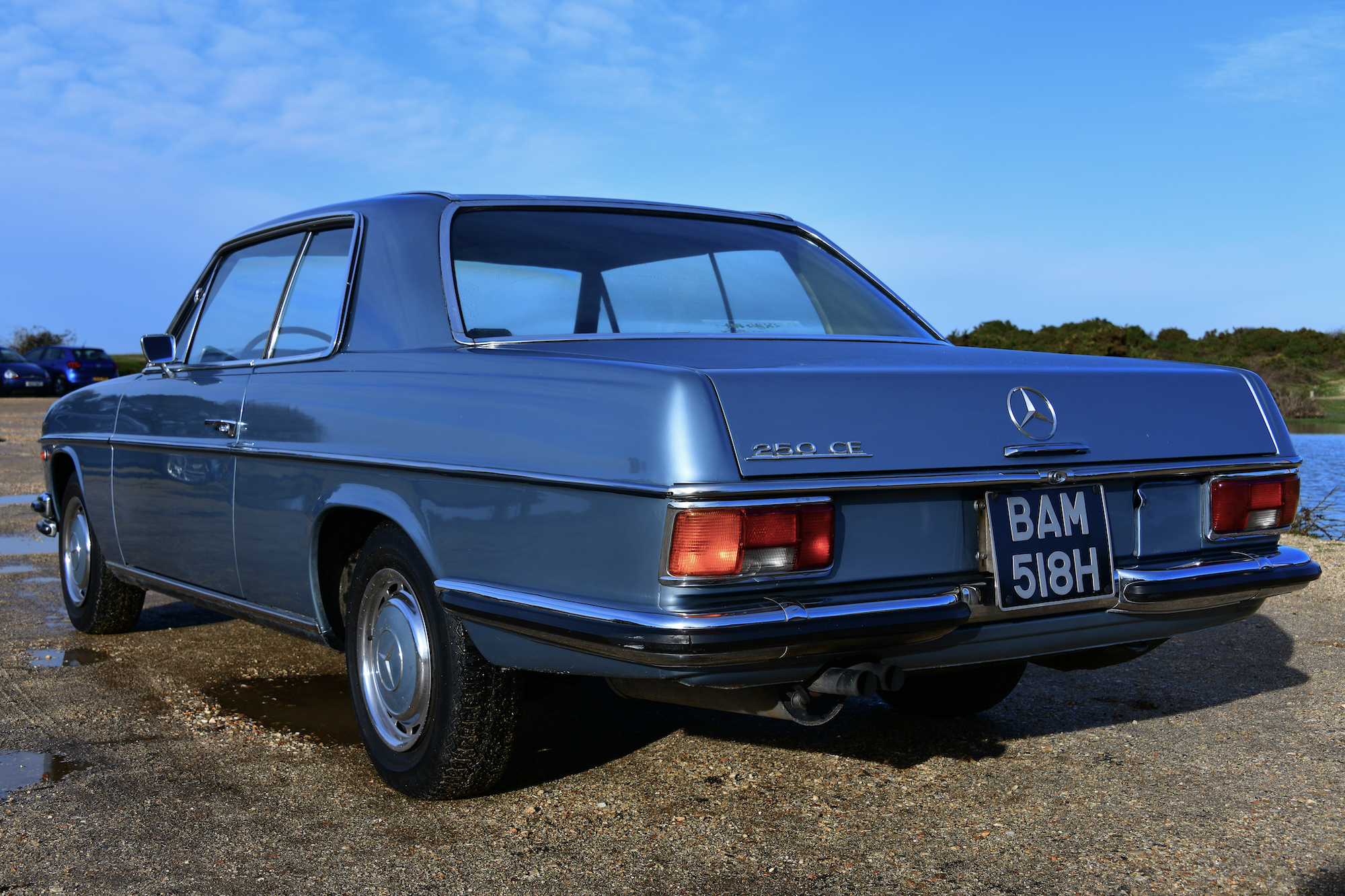 1970 MERCEDES-BENZ (W114) 250 CE