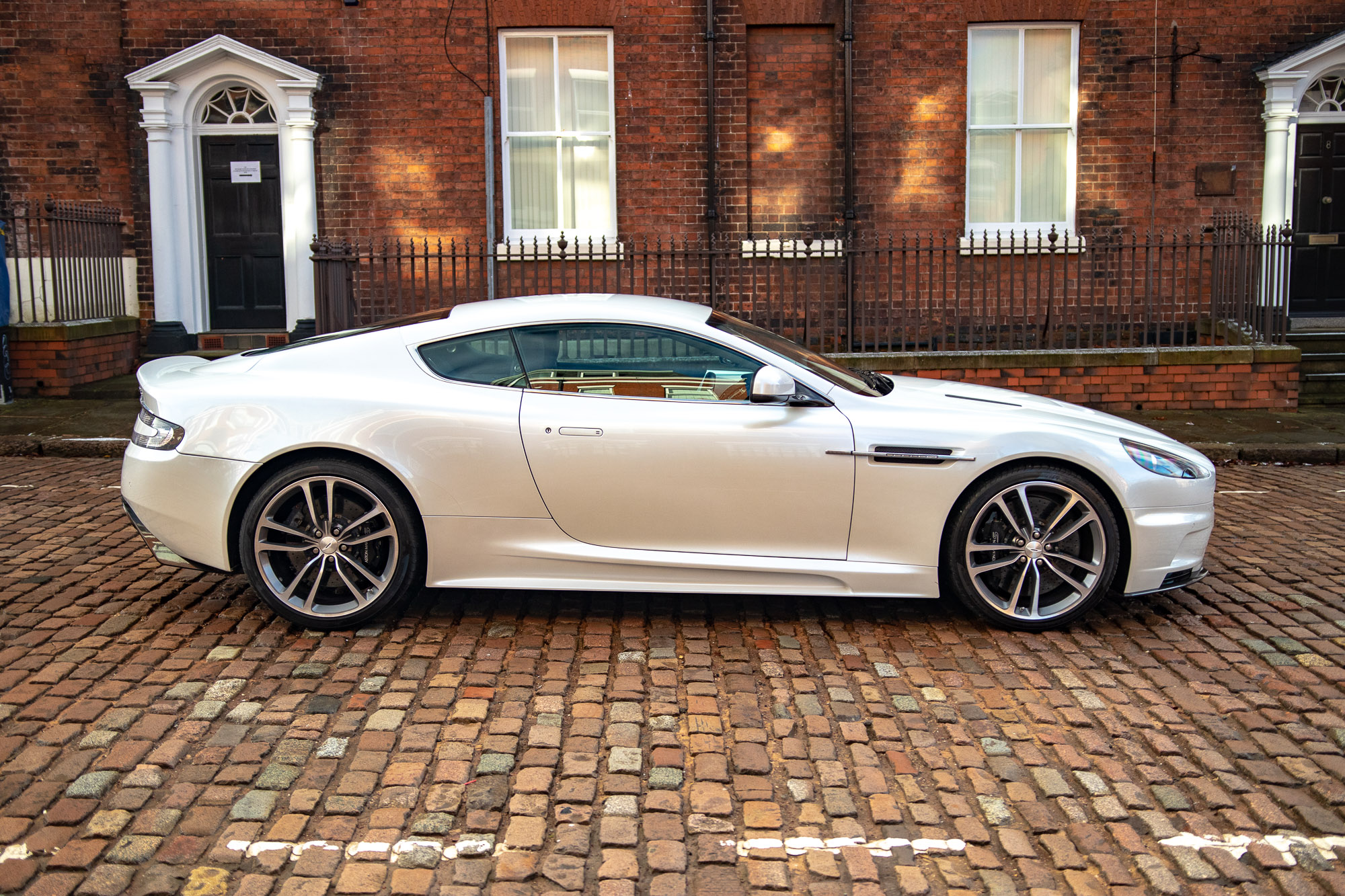 2011 ASTON MARTIN DBS