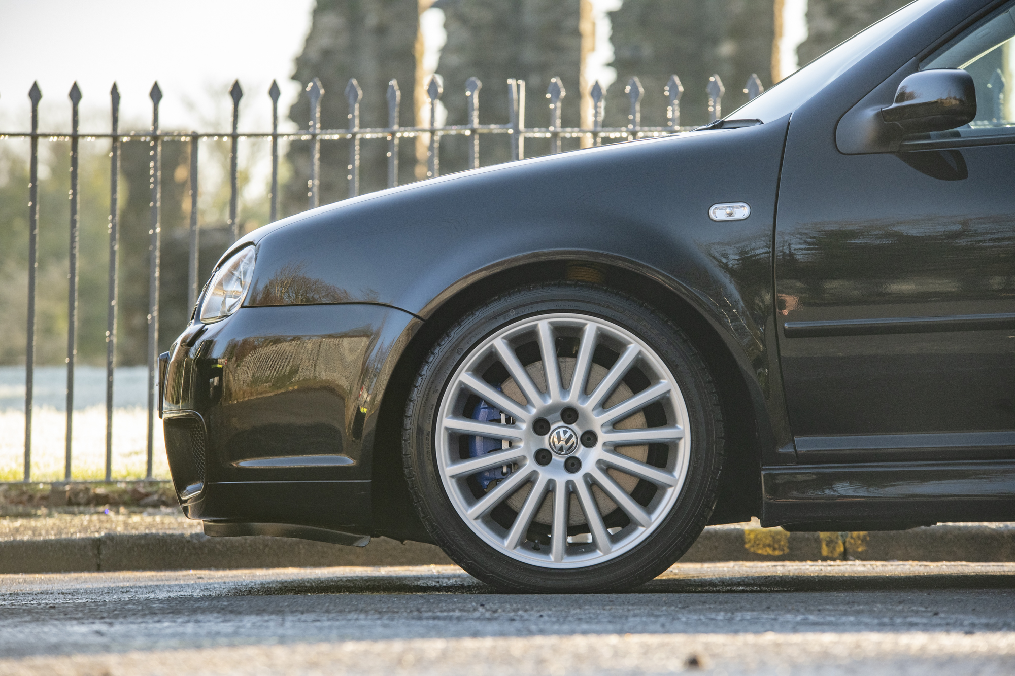 2003 VOLKSWAGEN GOLF (MK4) R32