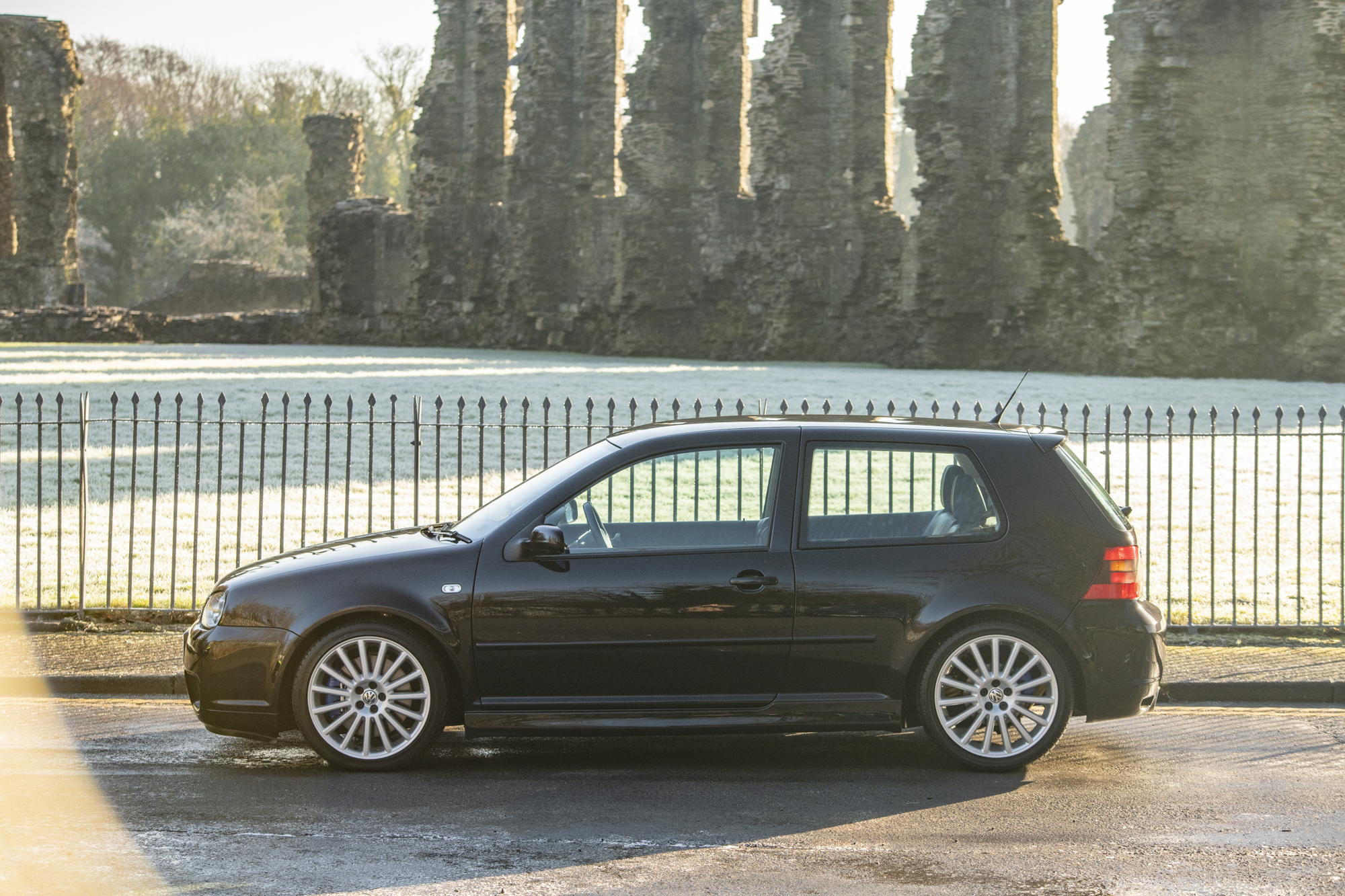 2003 VOLKSWAGEN GOLF (MK4) R32