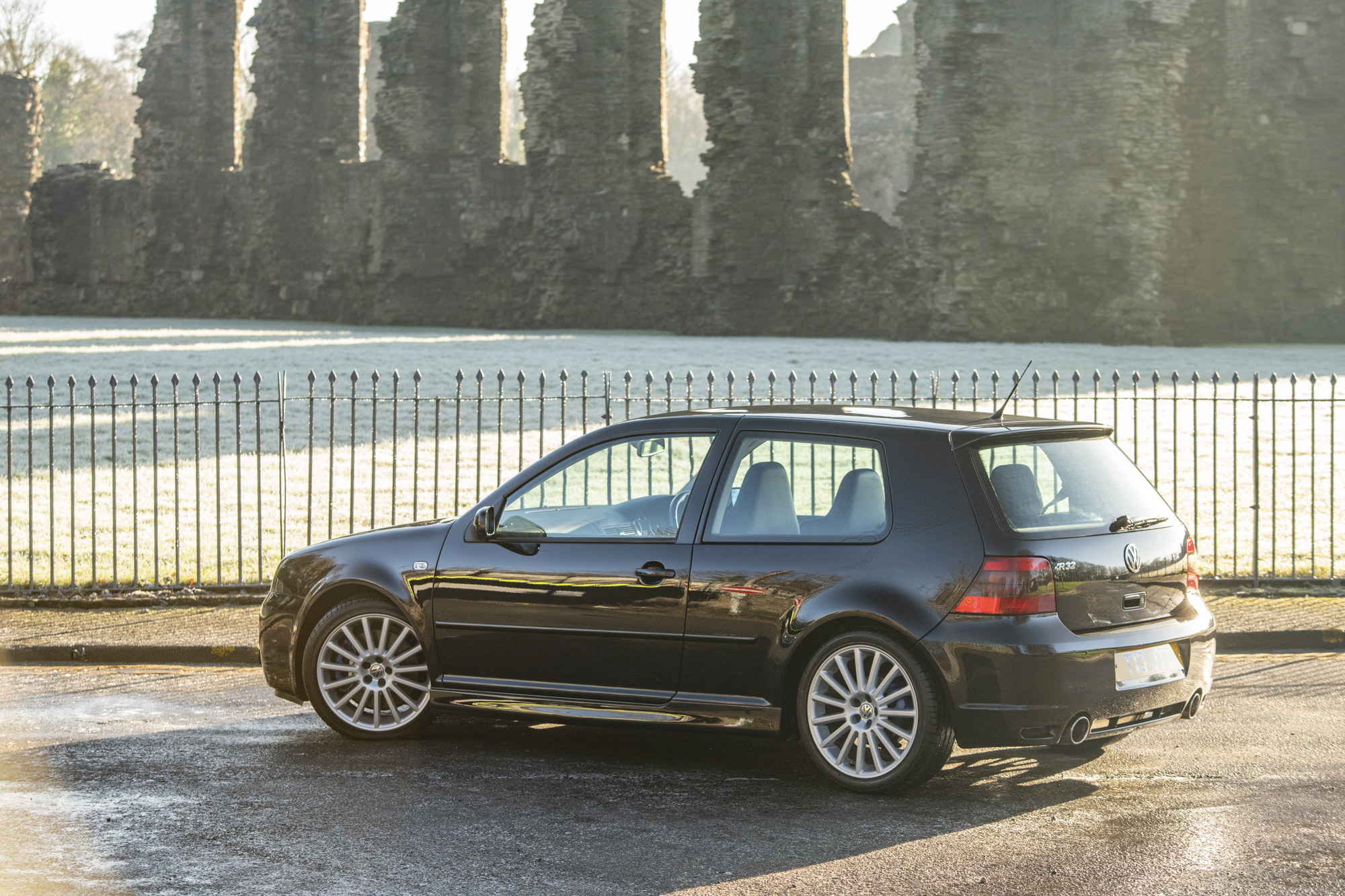 2003 VOLKSWAGEN GOLF (MK4) R32