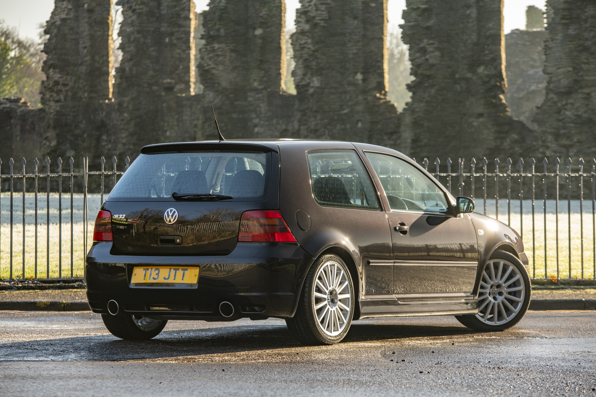 2003 VOLKSWAGEN GOLF (MK4) R32