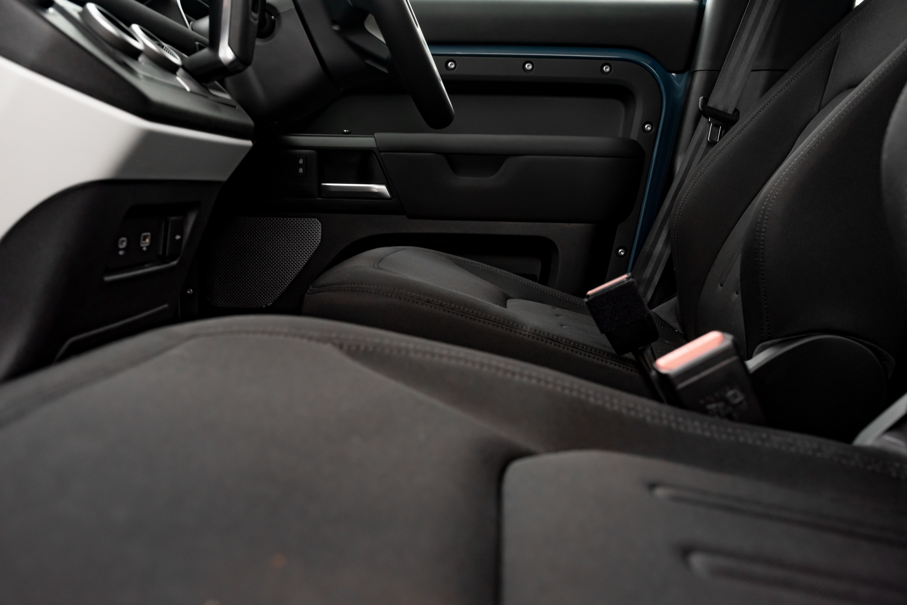 2020 LAND ROVER DEFENDER 110 D200 - 950 MILES