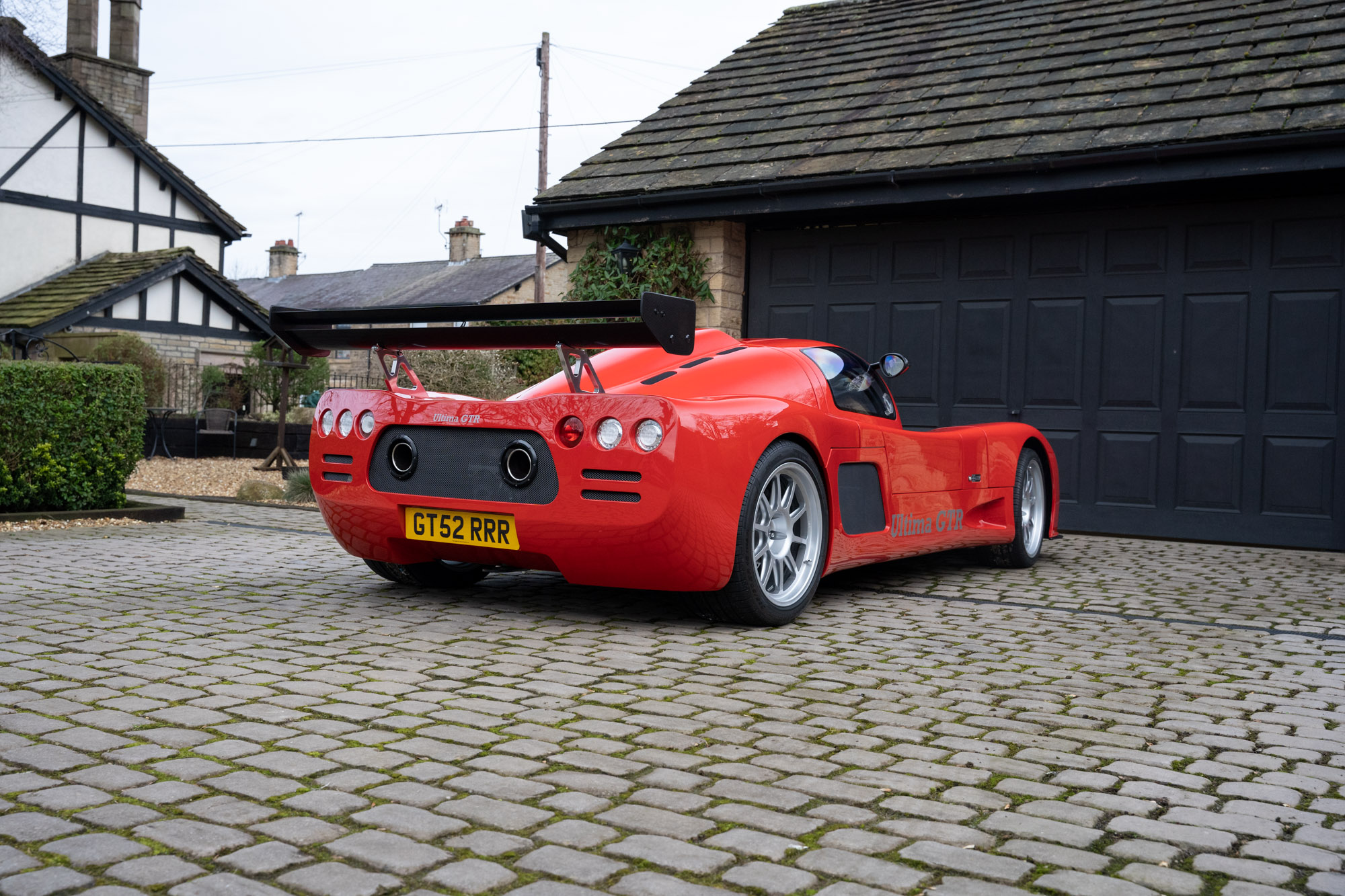 2017 ULTIMA GTR