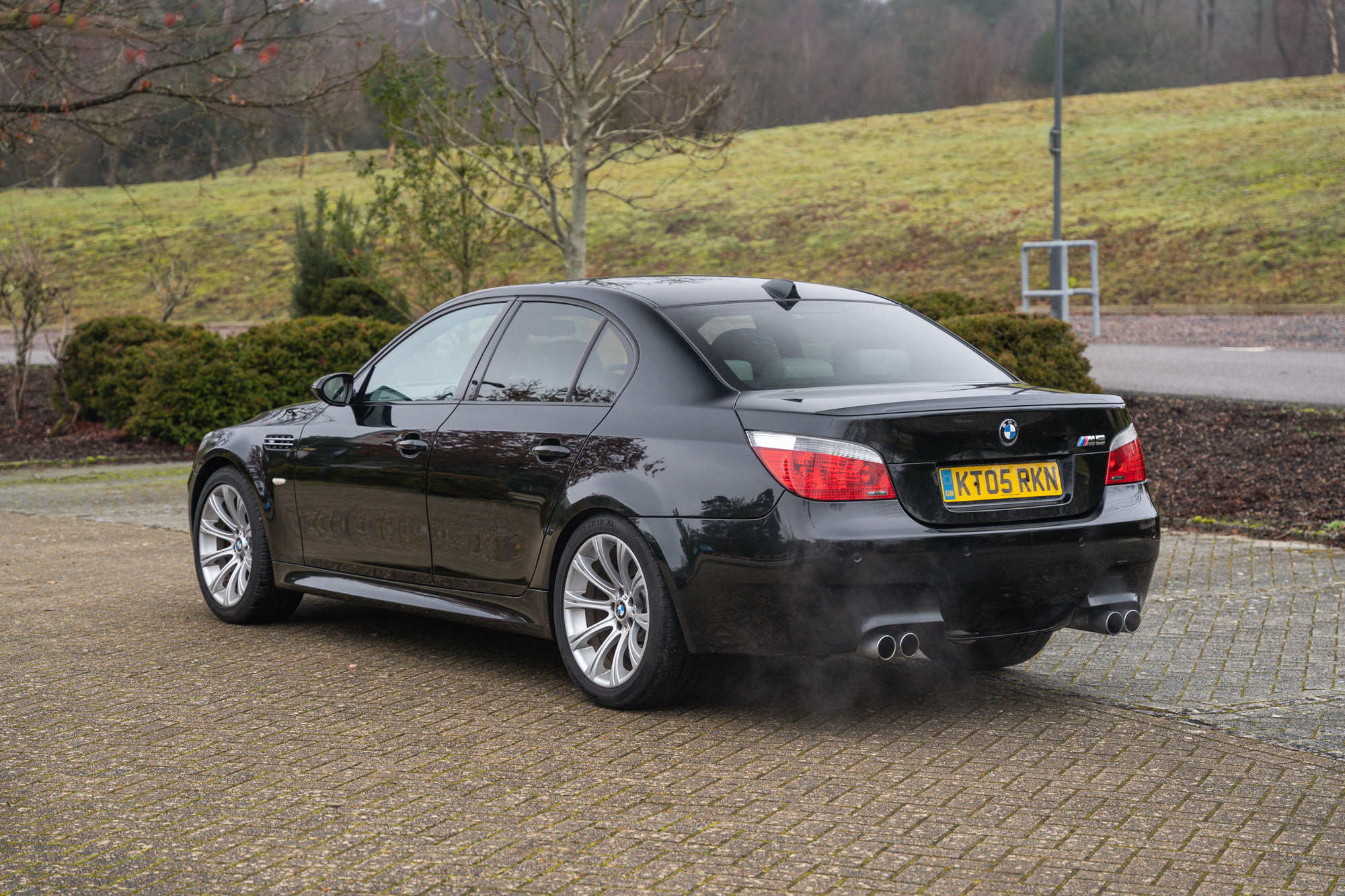 2005 BMW (E60) M5
