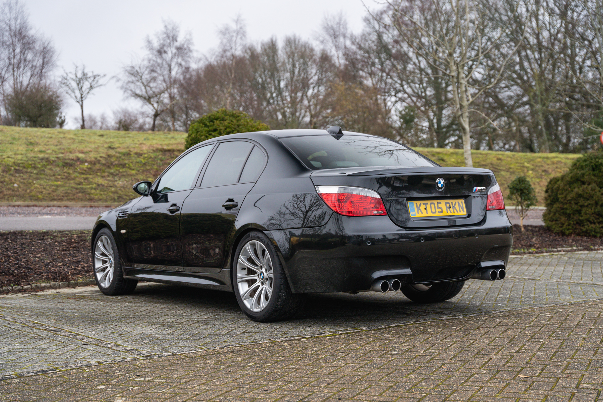 2005 BMW (E60) M5