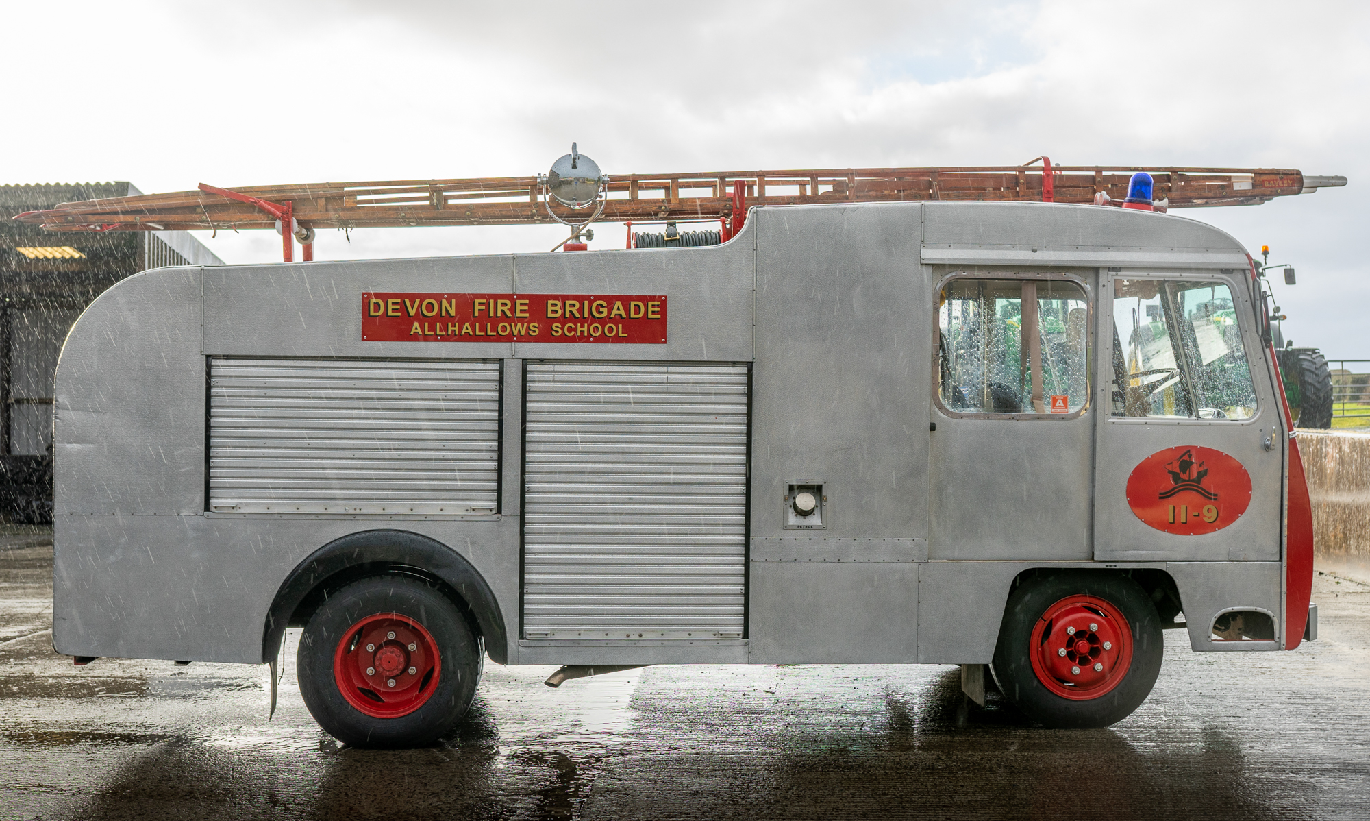 1964 BEDFORD J2 FIRE ENGINE