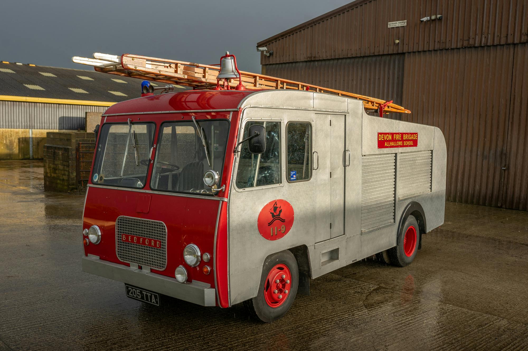 1964 BEDFORD J2 FIRE ENGINE