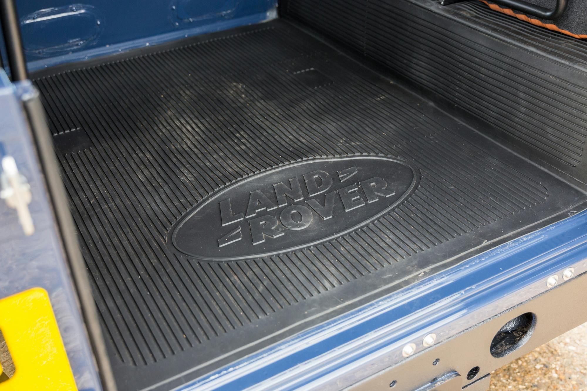 2010 LAND ROVER DEFENDER 90 SOFT TOP CUSTOM