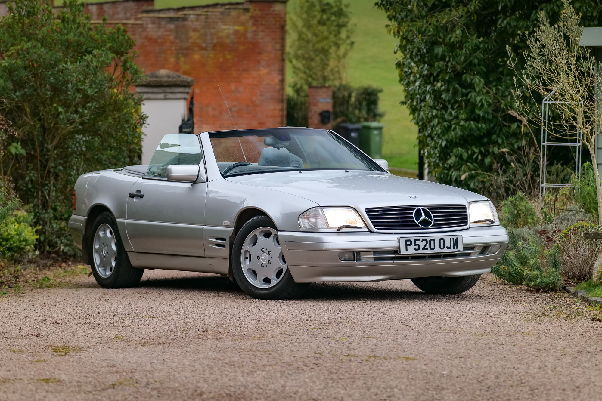 1997 MERCEDES-BENZ (R129) SL320