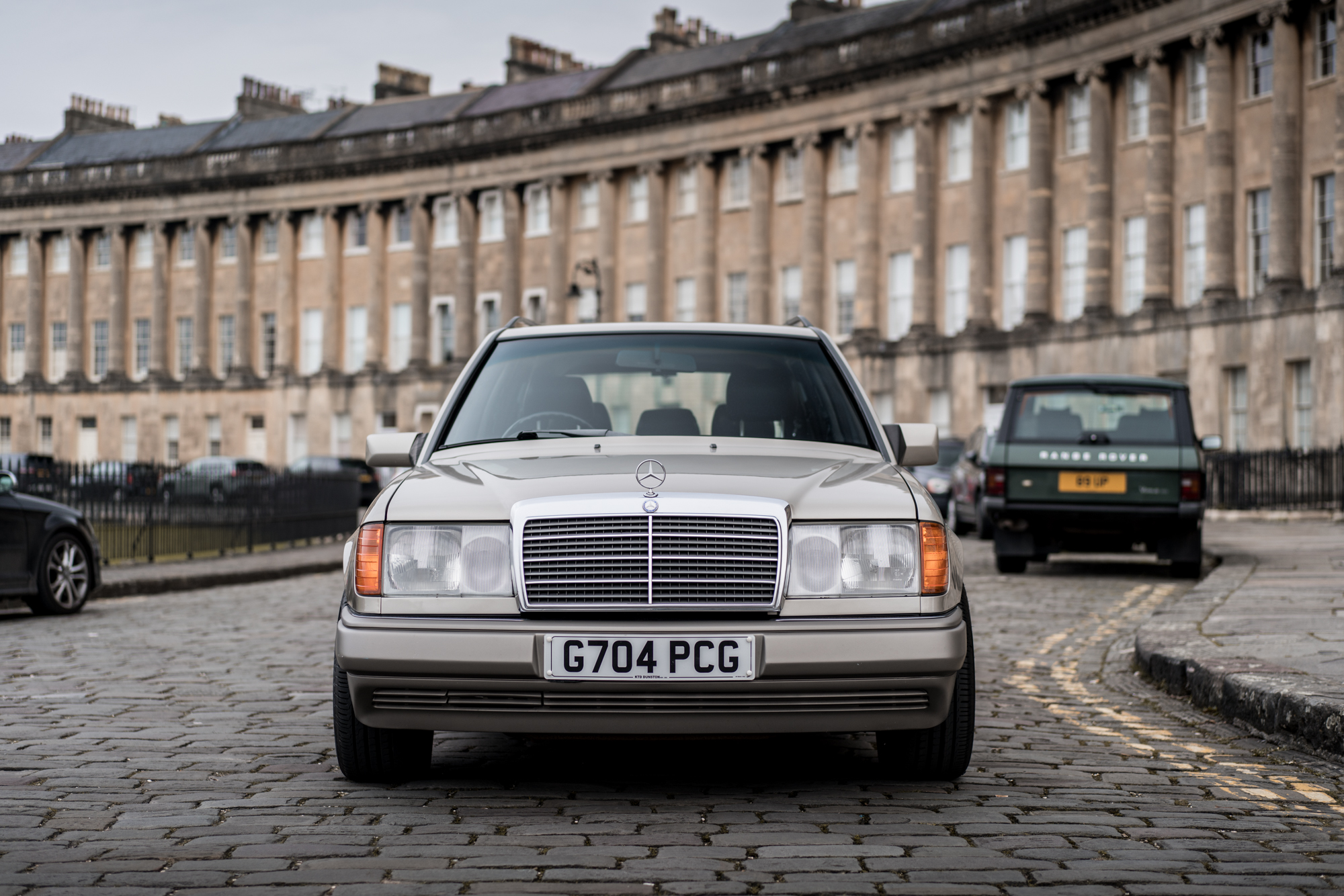 1989 MERCEDES-BENZ (W124) 300TE-24 for sale by auction in Bath ...