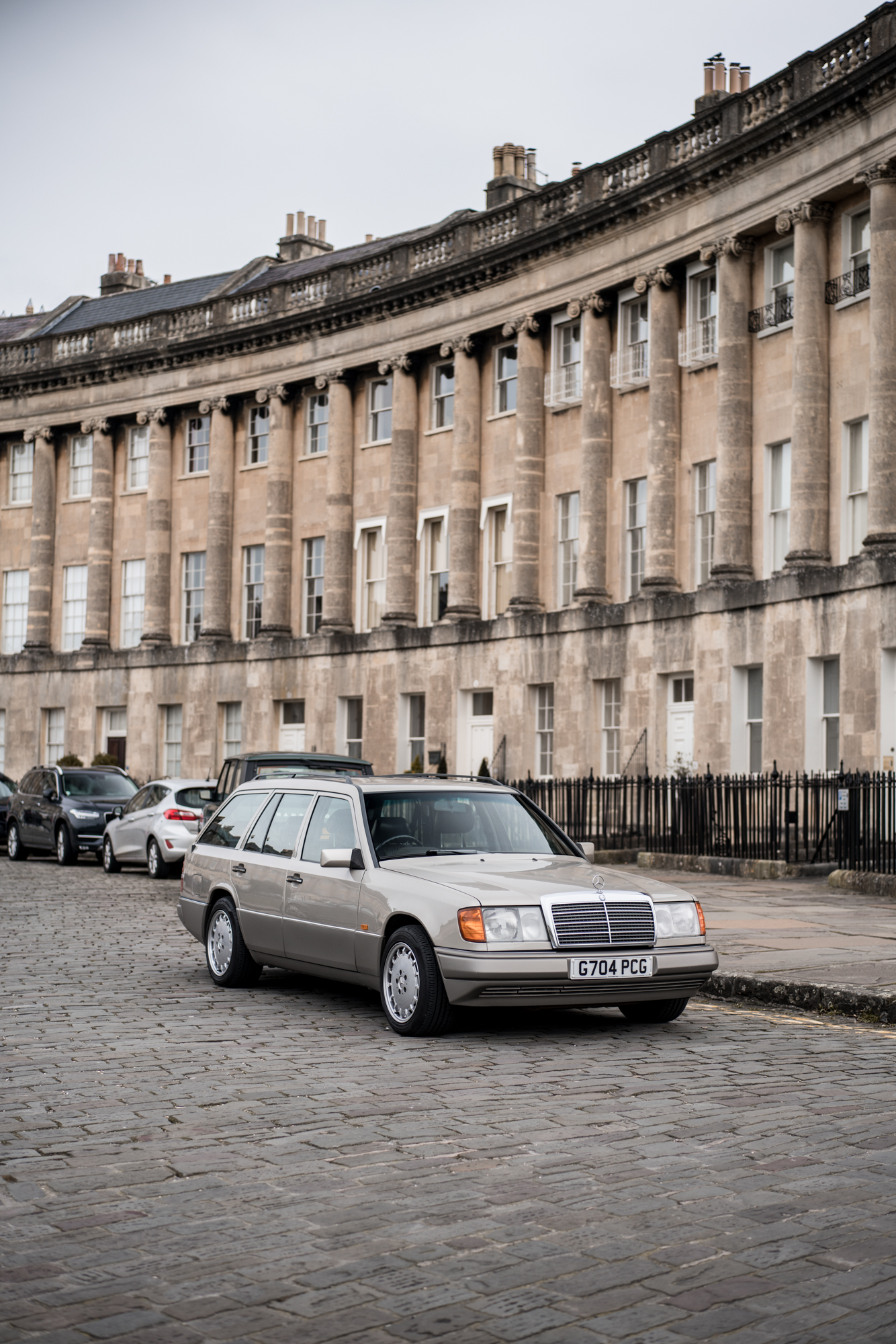 1989 MERCEDES-BENZ (W124) 300TE-24 for sale by auction in Bath ...