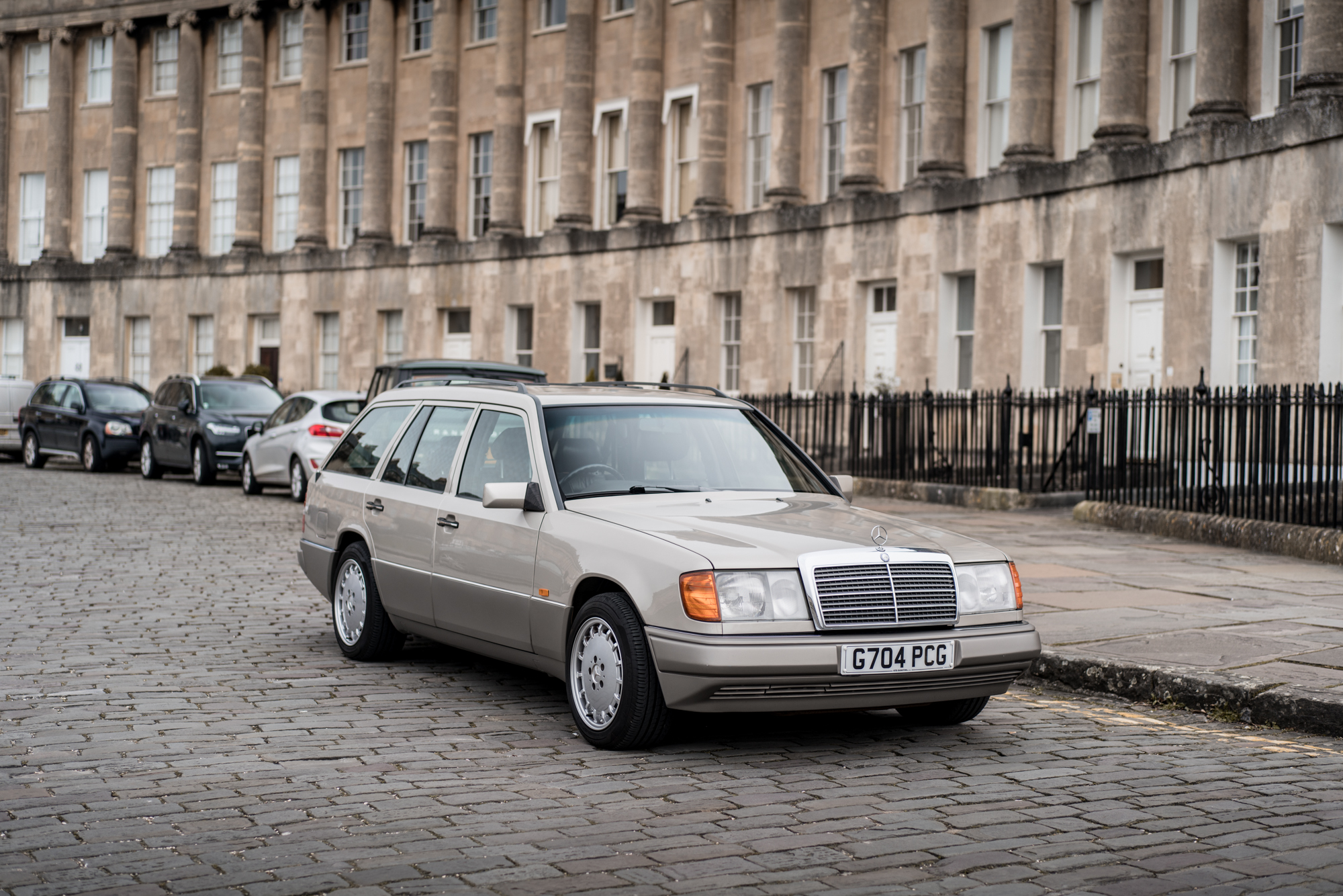 1989 MERCEDES-BENZ (W124) 300TE-24 for sale by auction in Bath ...