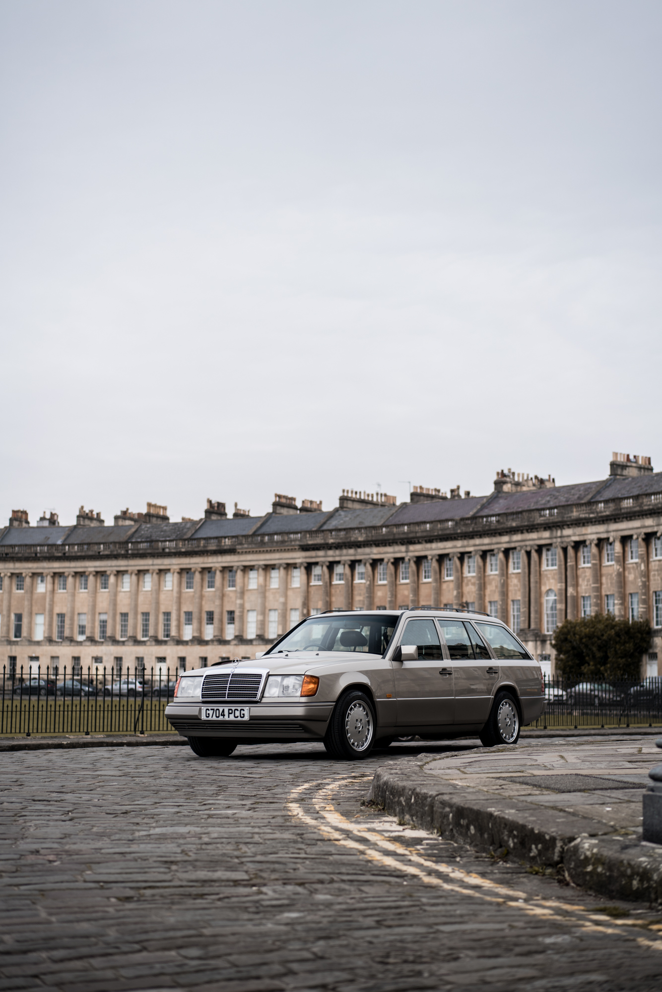 1989 MERCEDES-BENZ (W124) 300TE-24 for sale by auction in Bath ...