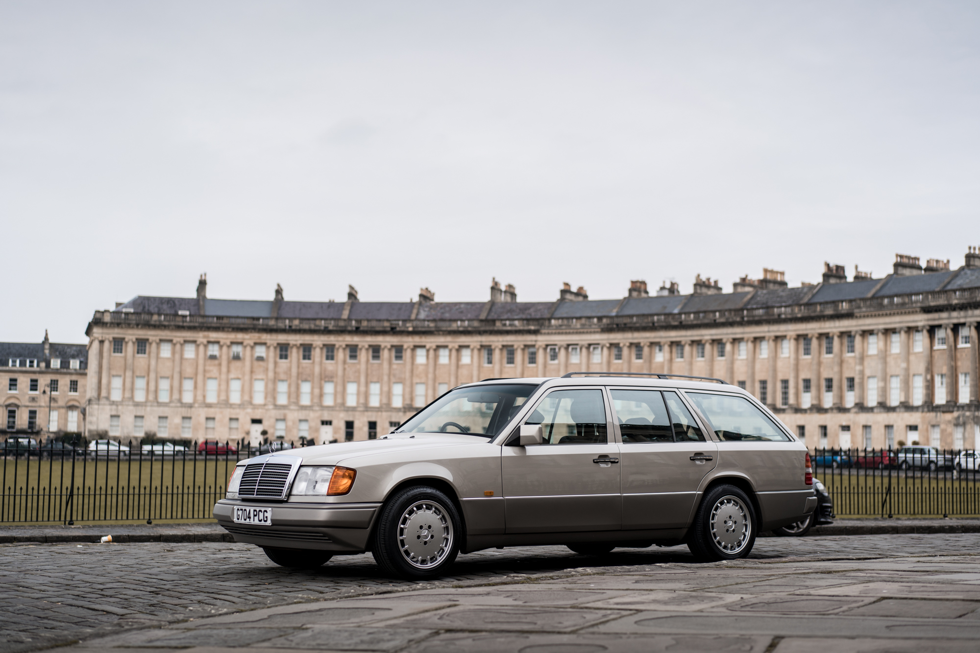 1989 MERCEDES-BENZ (W124) 300TE-24 for sale by auction in Bath ...