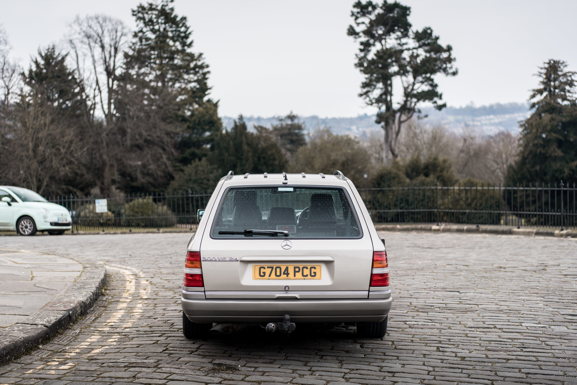 1989 MERCEDES-BENZ (W124) 300TE-24 for sale by auction in Bath ...