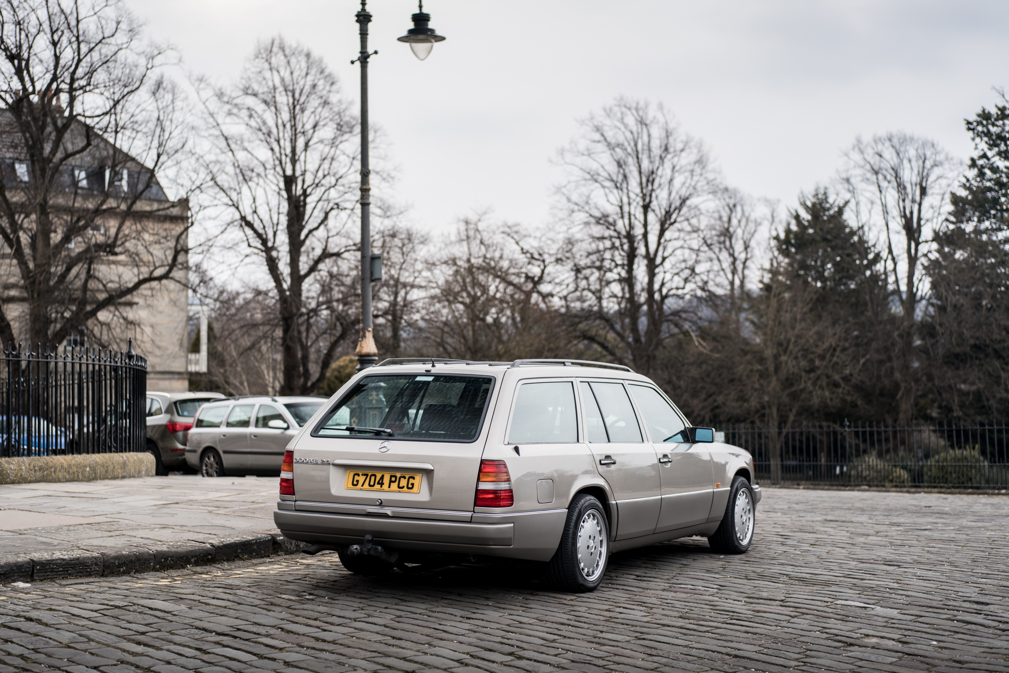 1989 MERCEDES-BENZ (W124) 300TE-24 for sale by auction in Bath ...