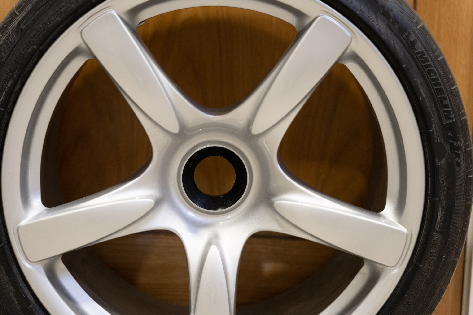 PORSCHE CARRERA GT - ORIGINAL WHEELS AND TYRES