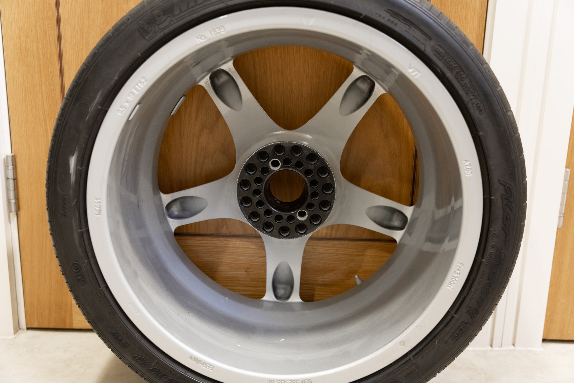 PORSCHE CARRERA GT - ORIGINAL WHEELS AND TYRES for sale by auction in ...