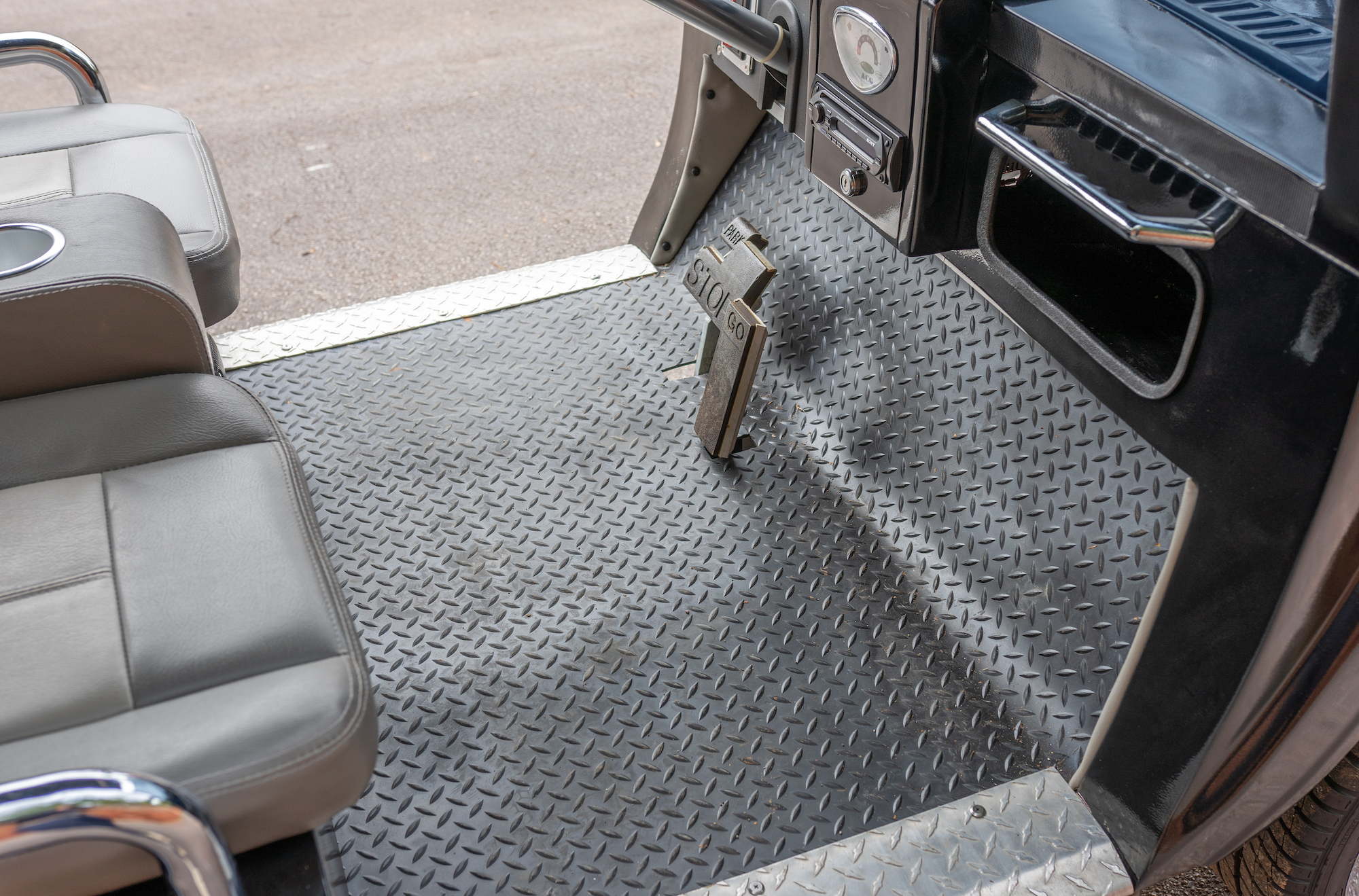 2011 ACG CARS - HUMMER H3 GOLF BUGGY