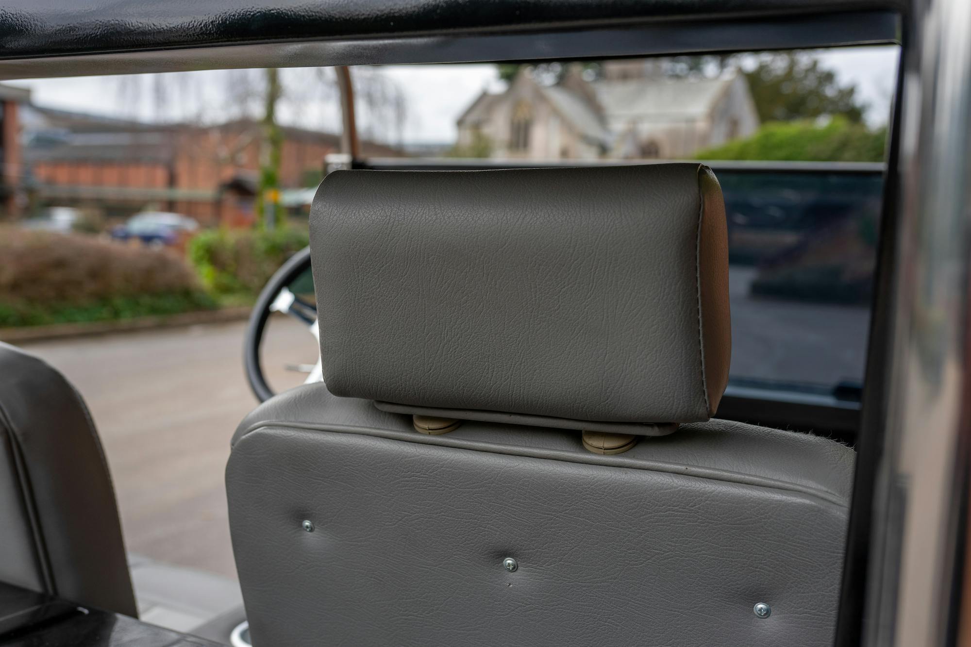 2011 ACG CARS - HUMMER H3 GOLF BUGGY