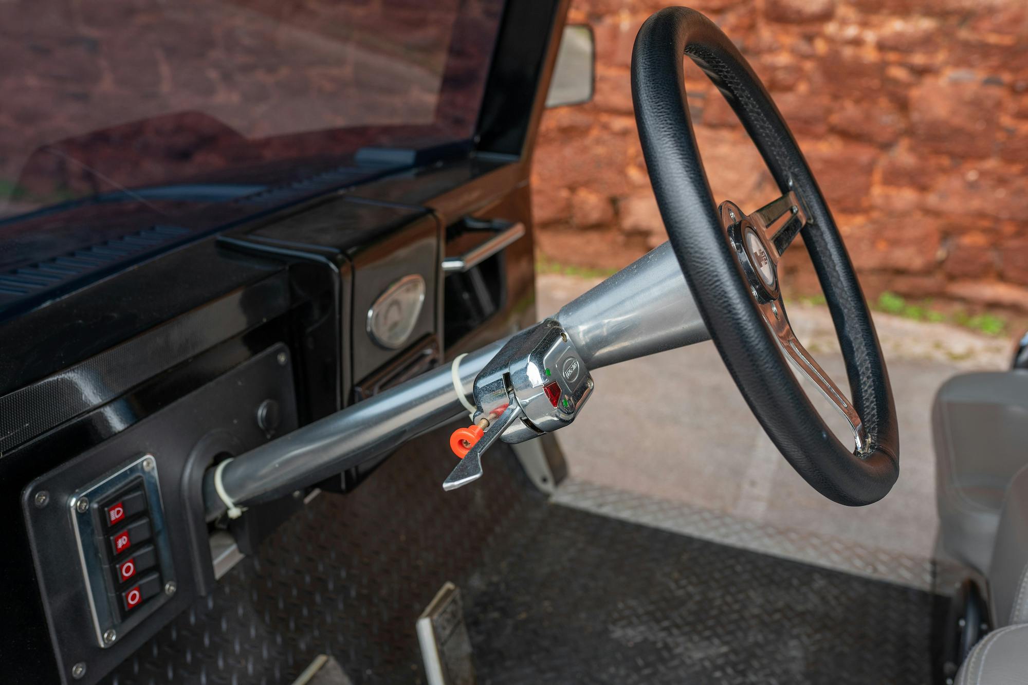 2011 ACG CARS - HUMMER H3 GOLF BUGGY