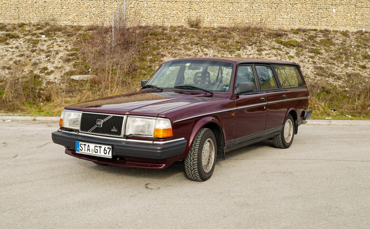 1995 VOLVO 245
