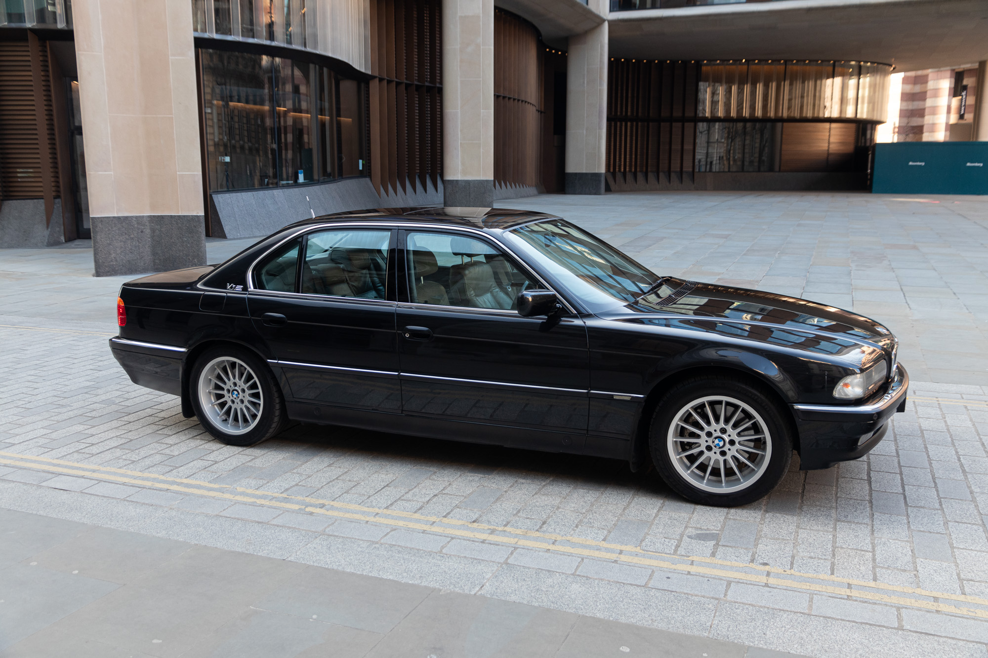 1998 BMW 750i