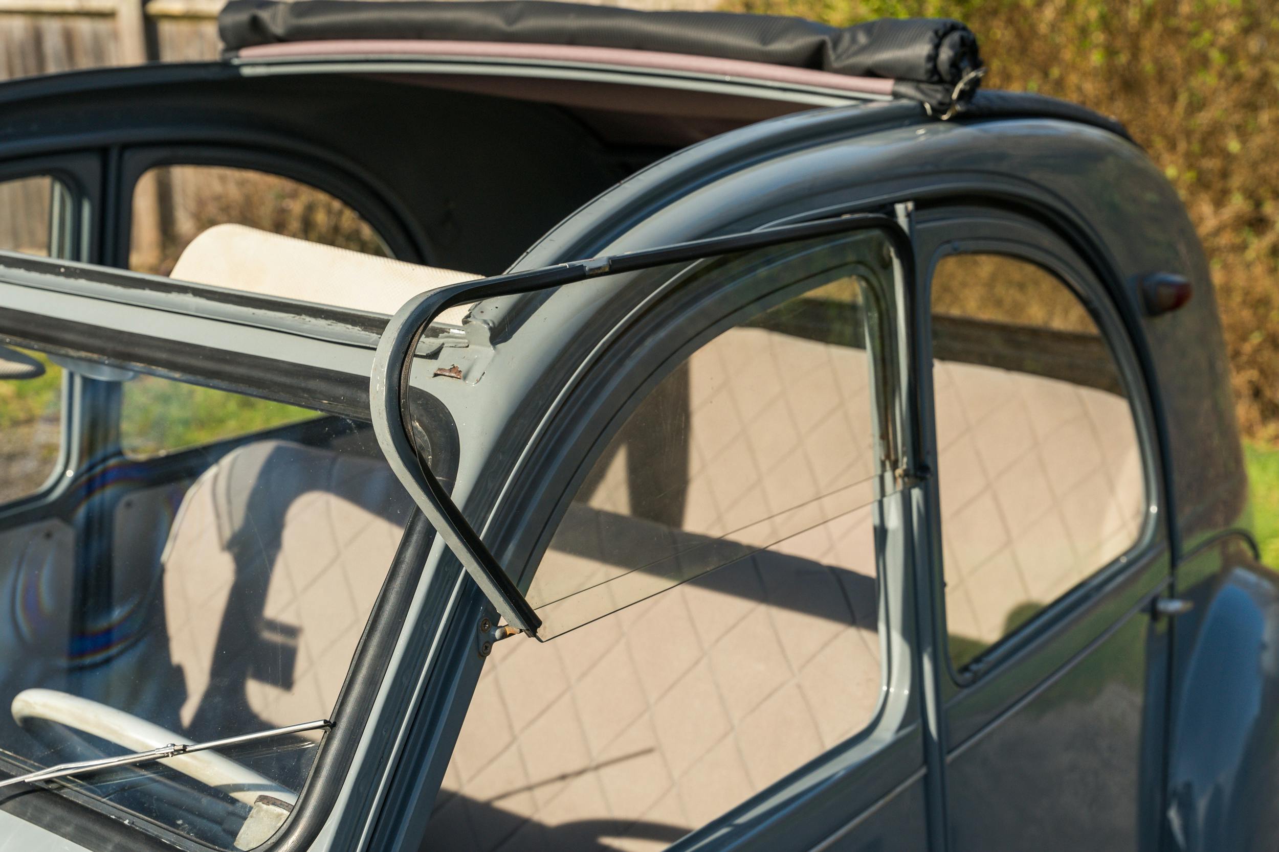 RESERVE LOWERED: 1958 CITROËN 2CV