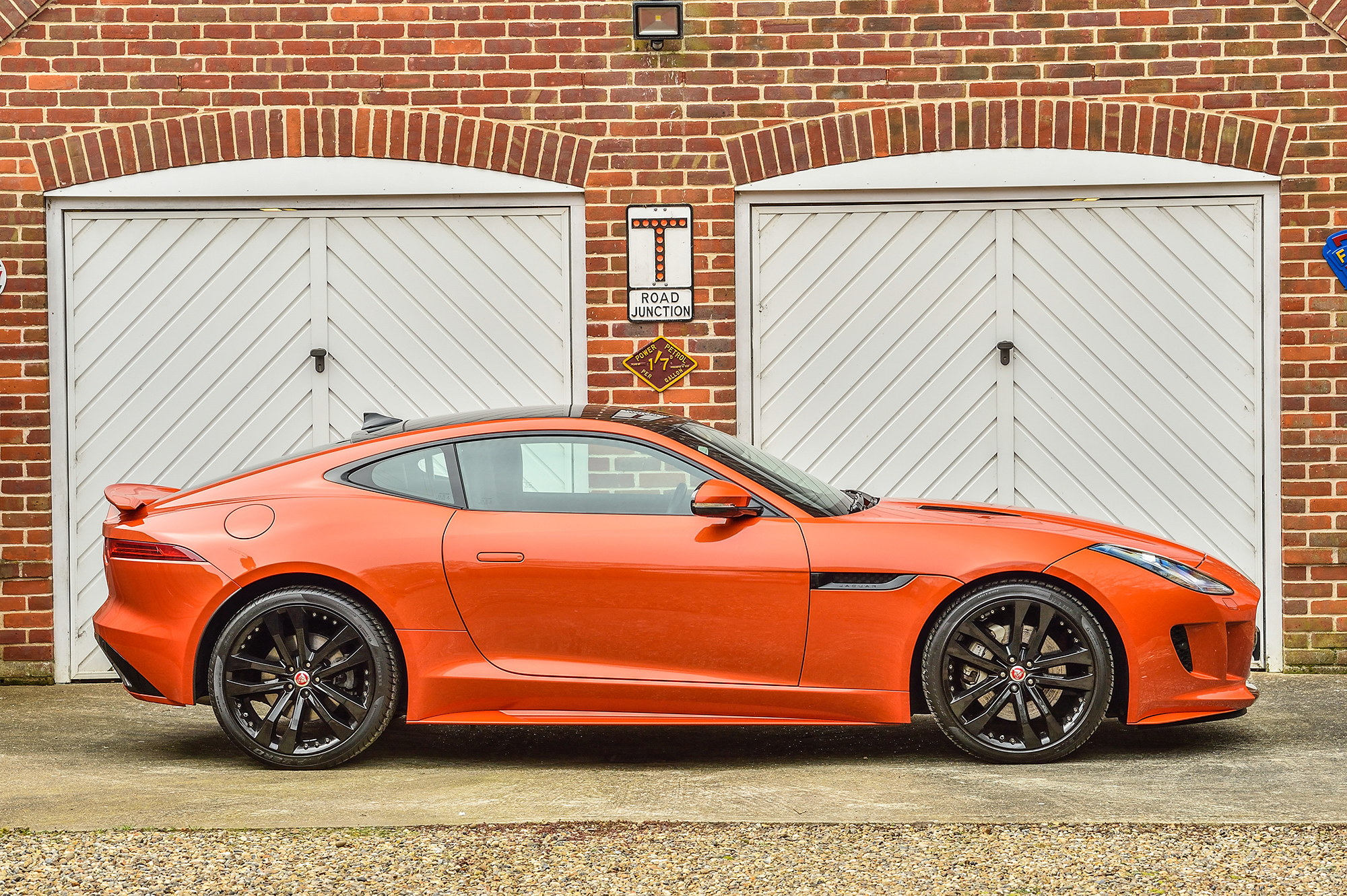 2016 JAGUAR F-TYPE V6 COUPE