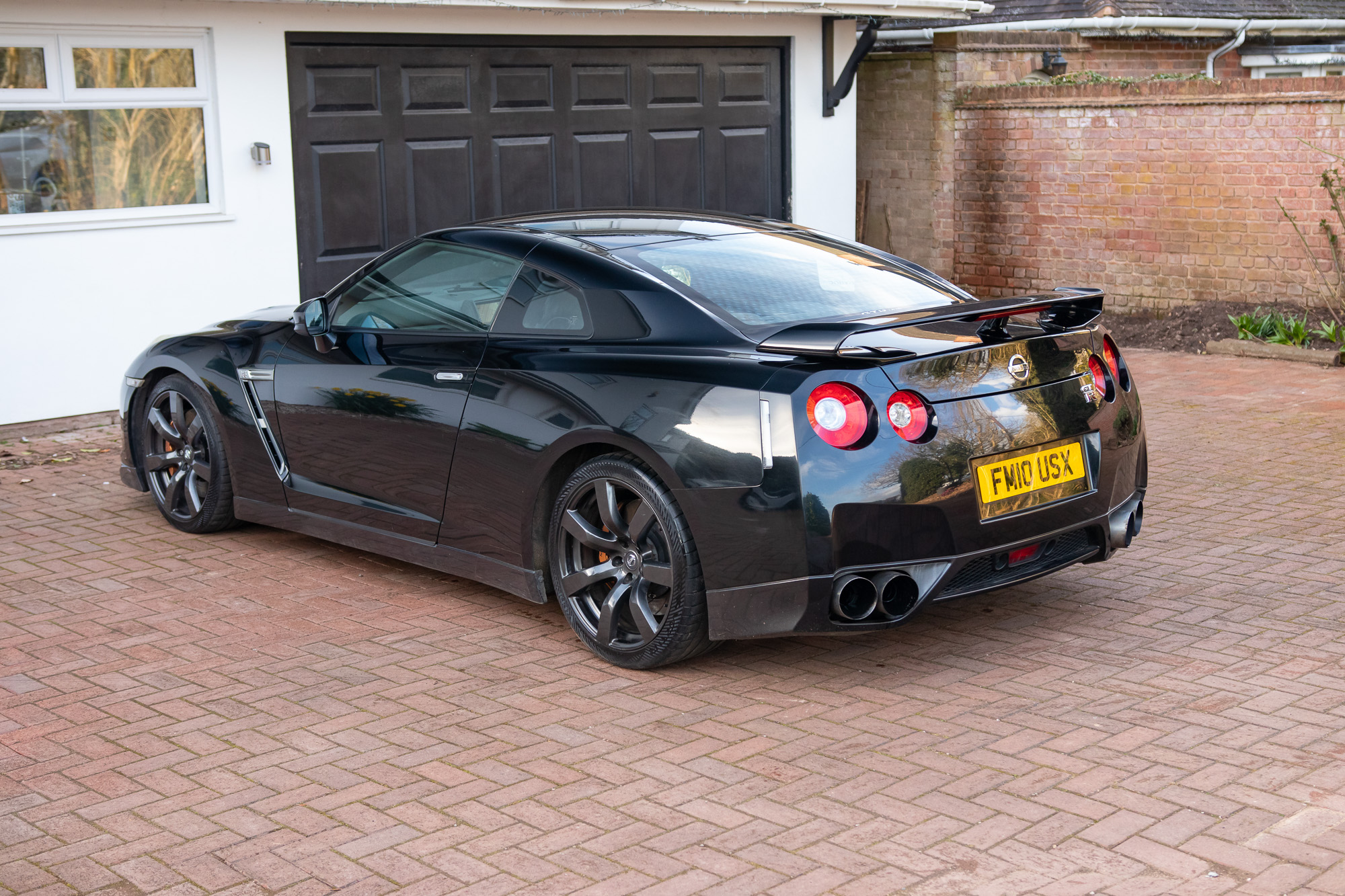 2010 NISSAN (R35) GT-R BLACK EDITION
