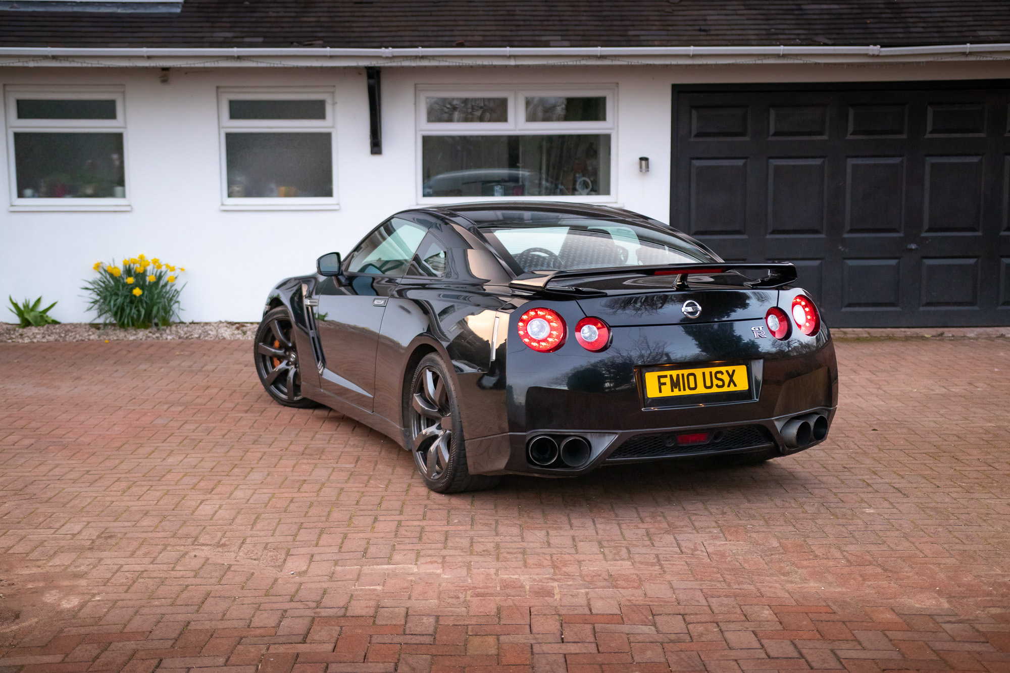 2010 NISSAN (R35) GT-R BLACK EDITION