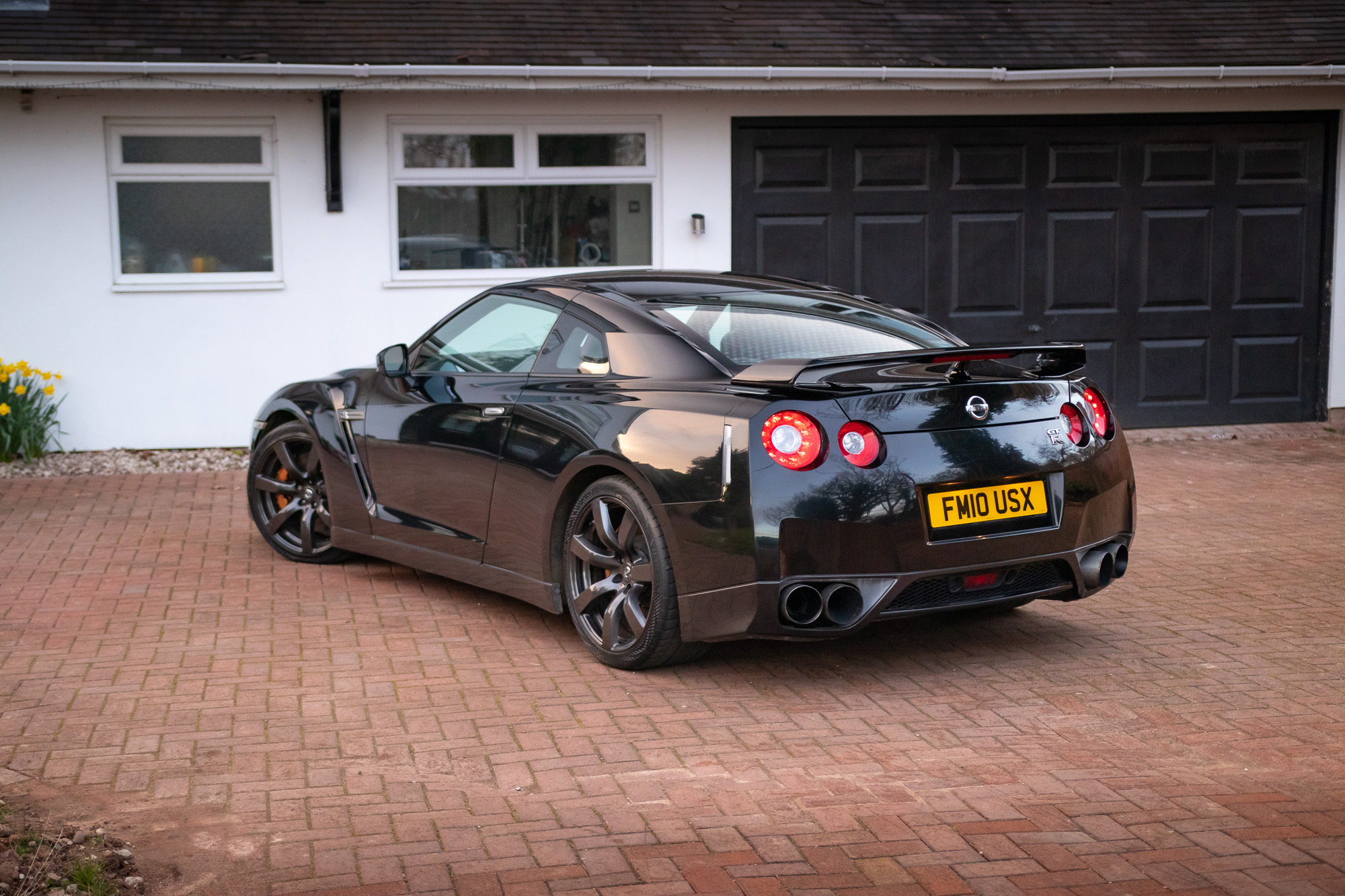 2010 NISSAN (R35) GT-R BLACK EDITION
