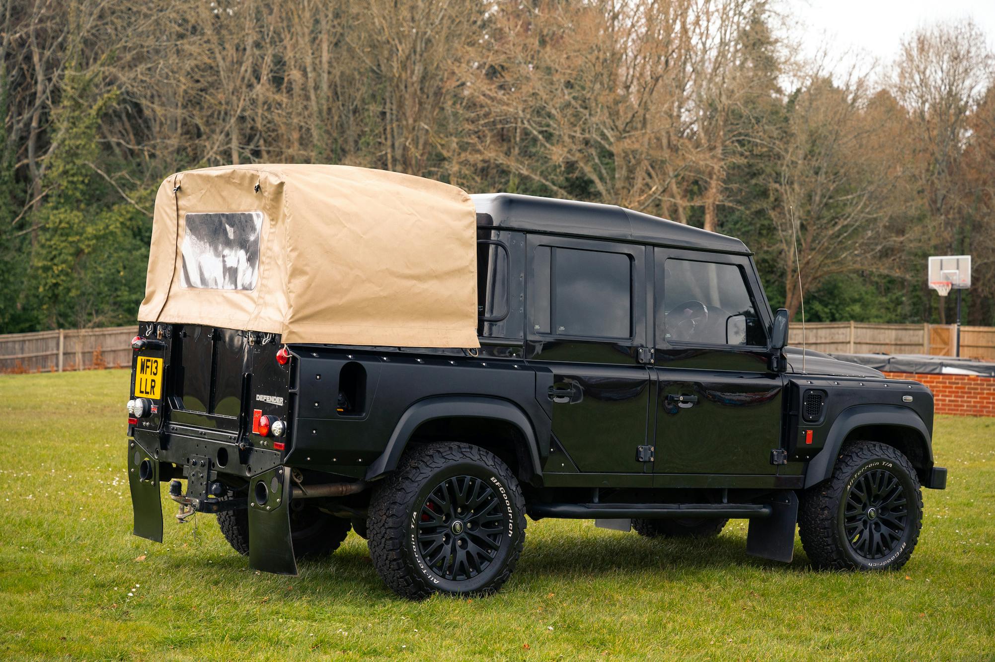 2013 LAND ROVER DEFENDER 110 DOUBLE CAB 'KAHN'