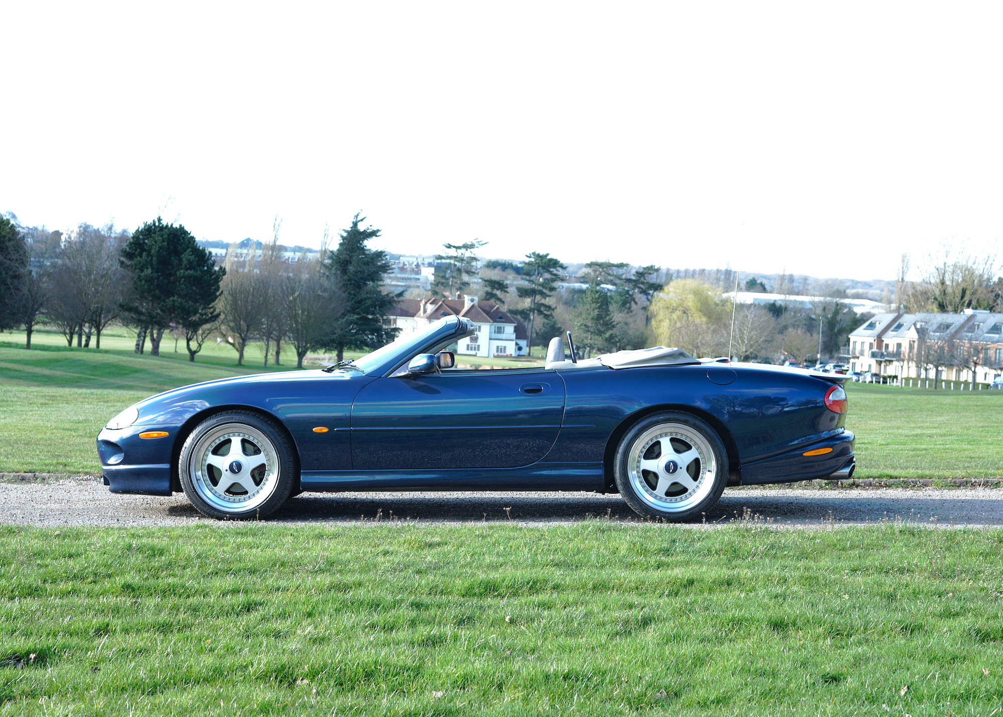 1998 JAGUAR XKR 'PARAMOUNT PERFORMANCE'