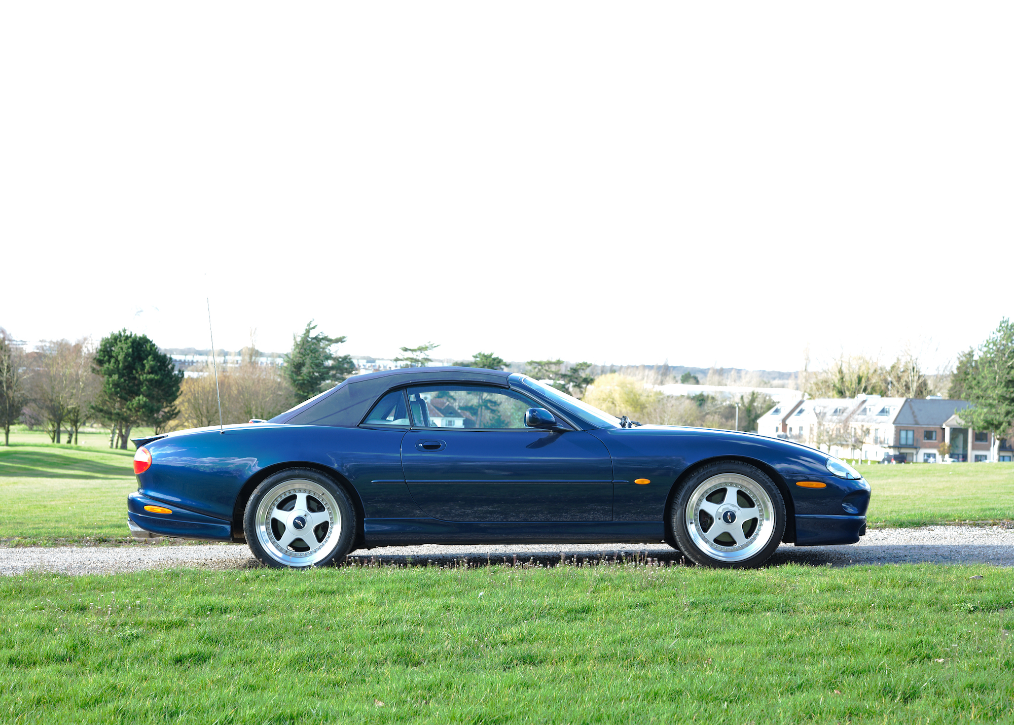 1998 JAGUAR XKR 'PARAMOUNT PERFORMANCE'