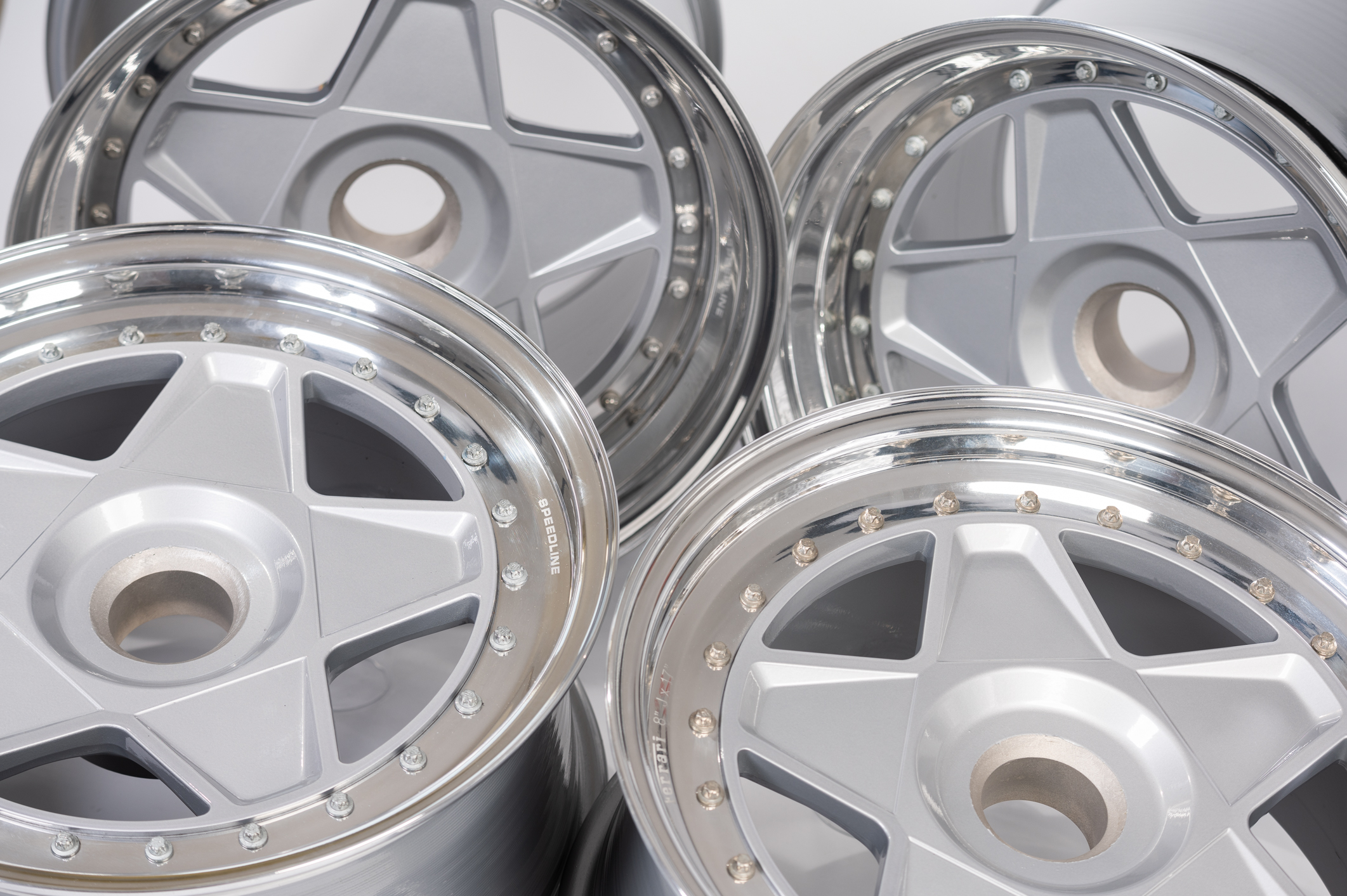 FERRARI F40 - SET OF RESTORED ALLOY WHEELS