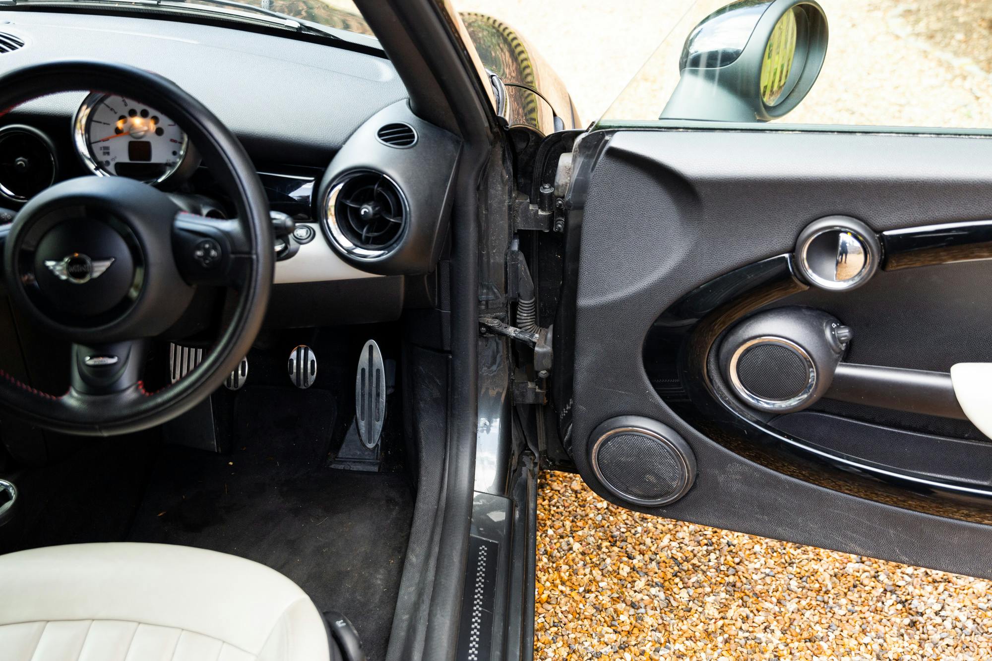 2012 MINI COOPER S (R56) - JCW AERO KIT